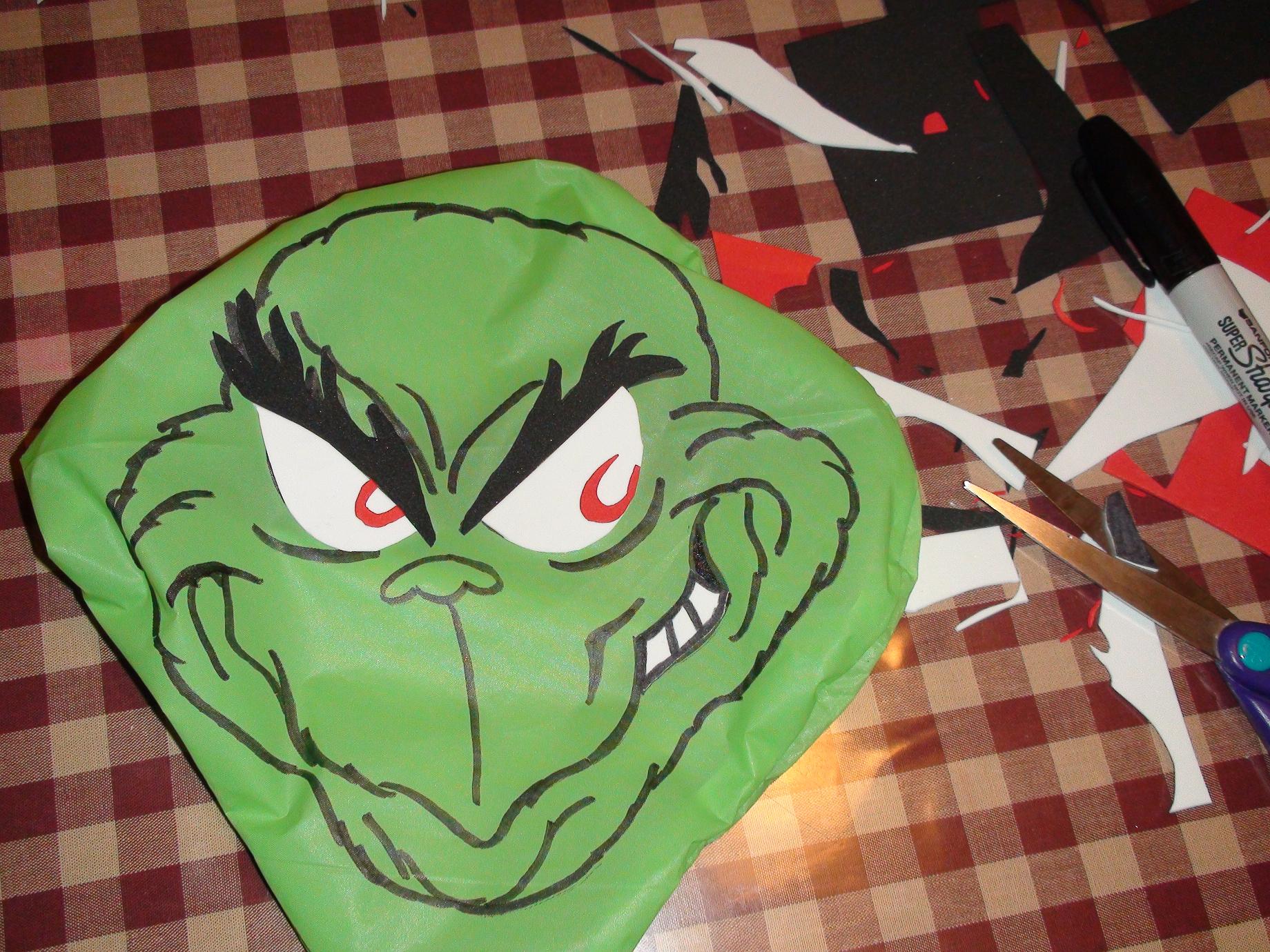 Grinch Christmas Tree Topper : 10 Steps - Instructables