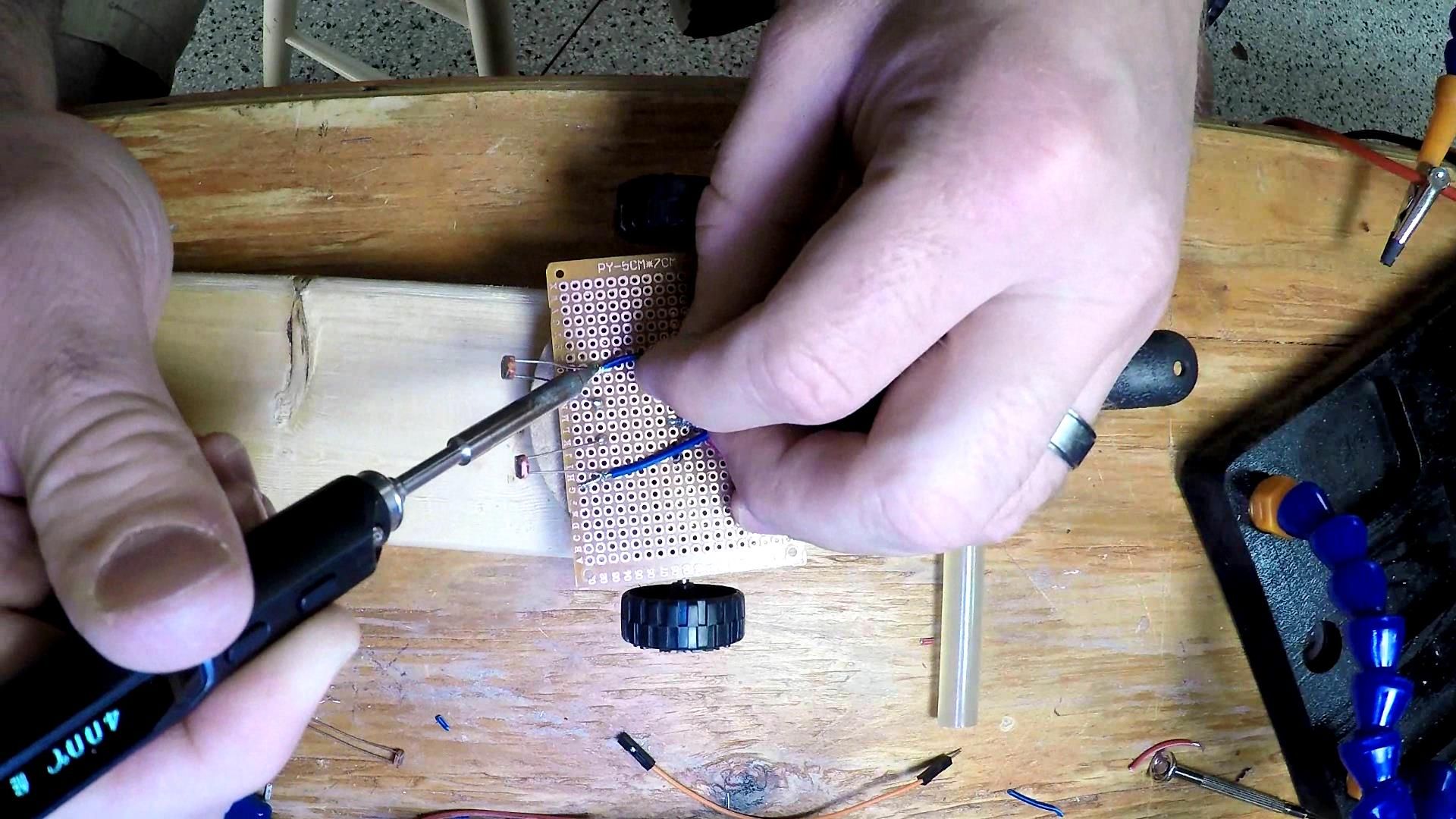 Light Following Robot : 7 Steps (with Pictures) - Instructables