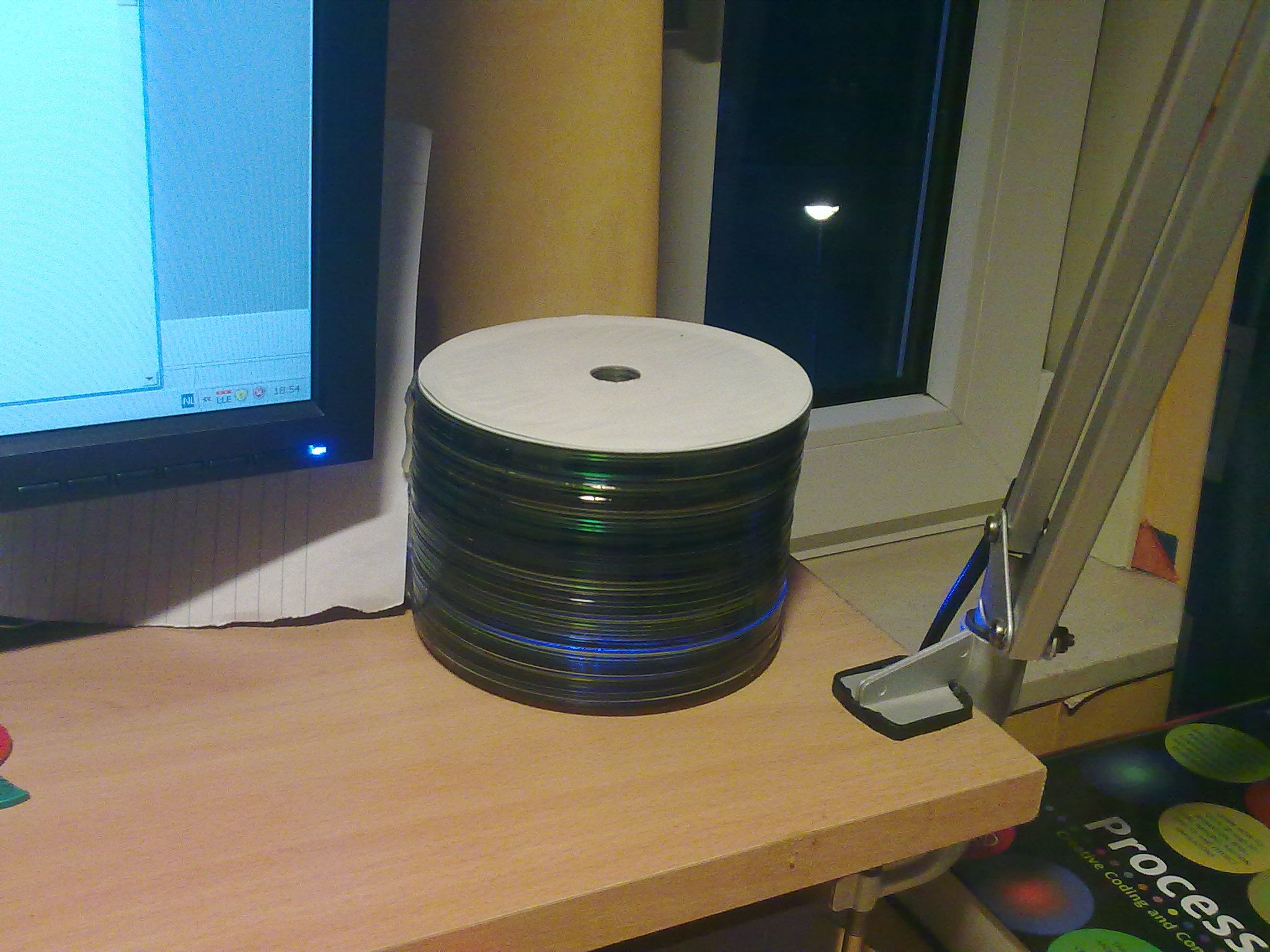 DIY CD LPT Desktop Light + Video : 5 Steps - Instructables