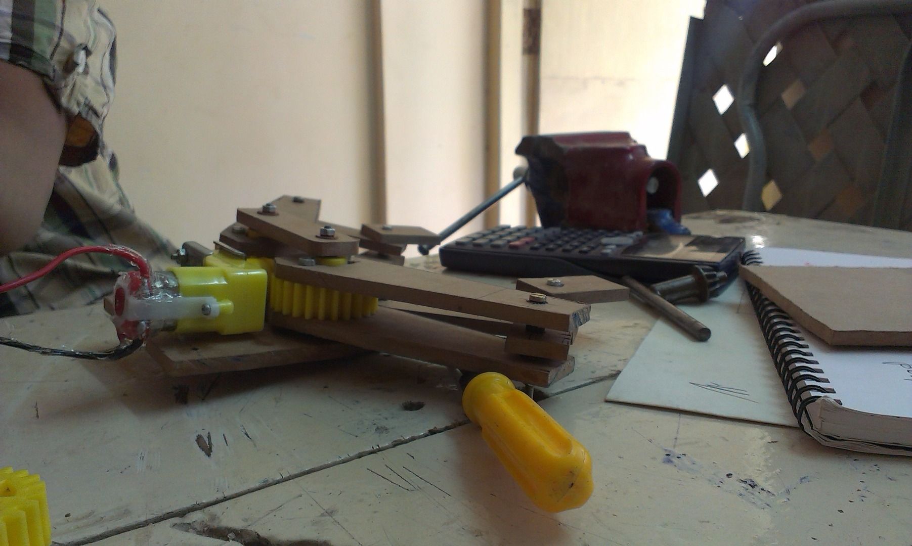 GRIPPER - Instructables