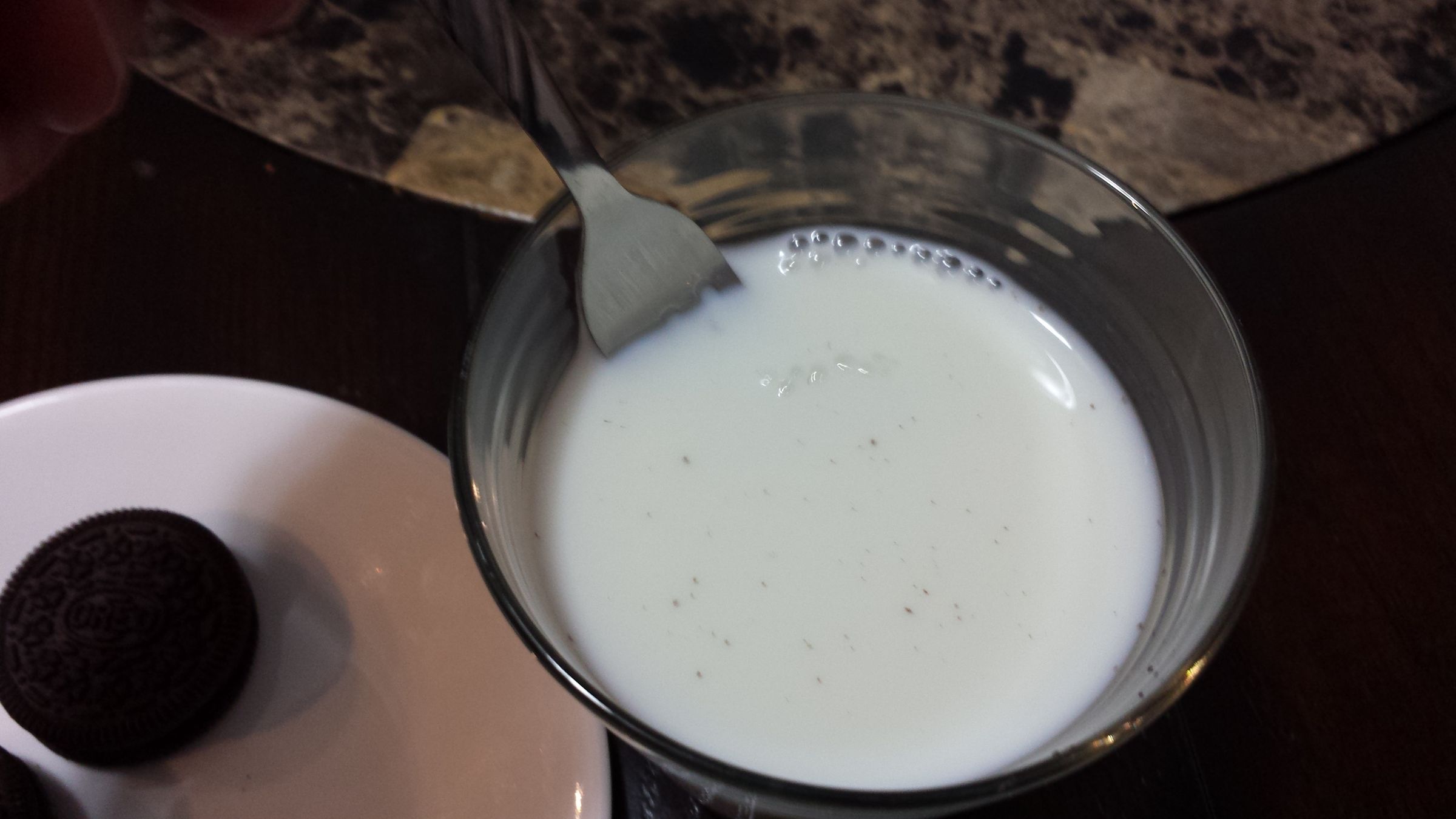 The Best Way to Eat an Oreo - Instructables