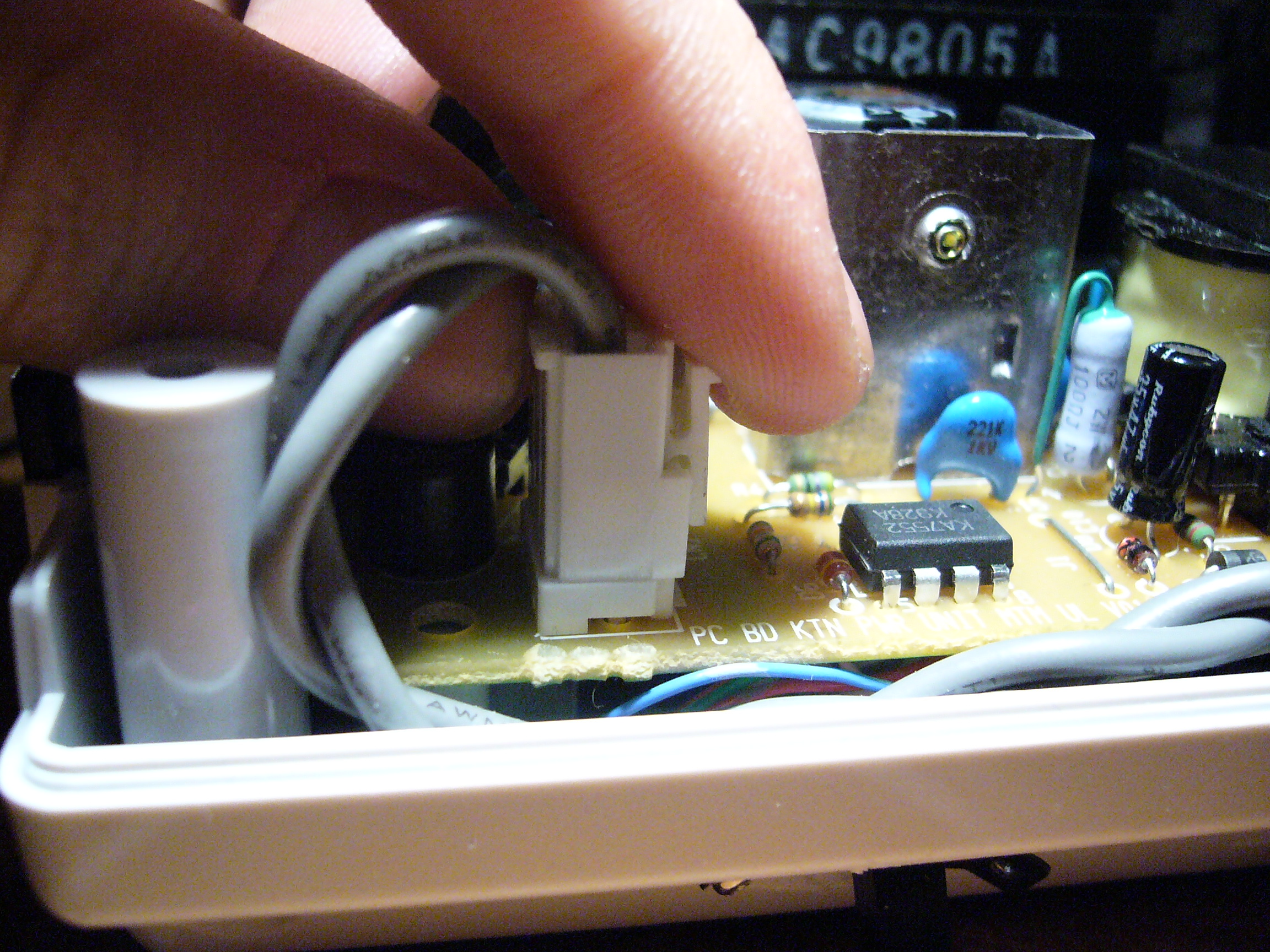 Sega Dreamcast VGA Mod : 10 Steps - Instructables