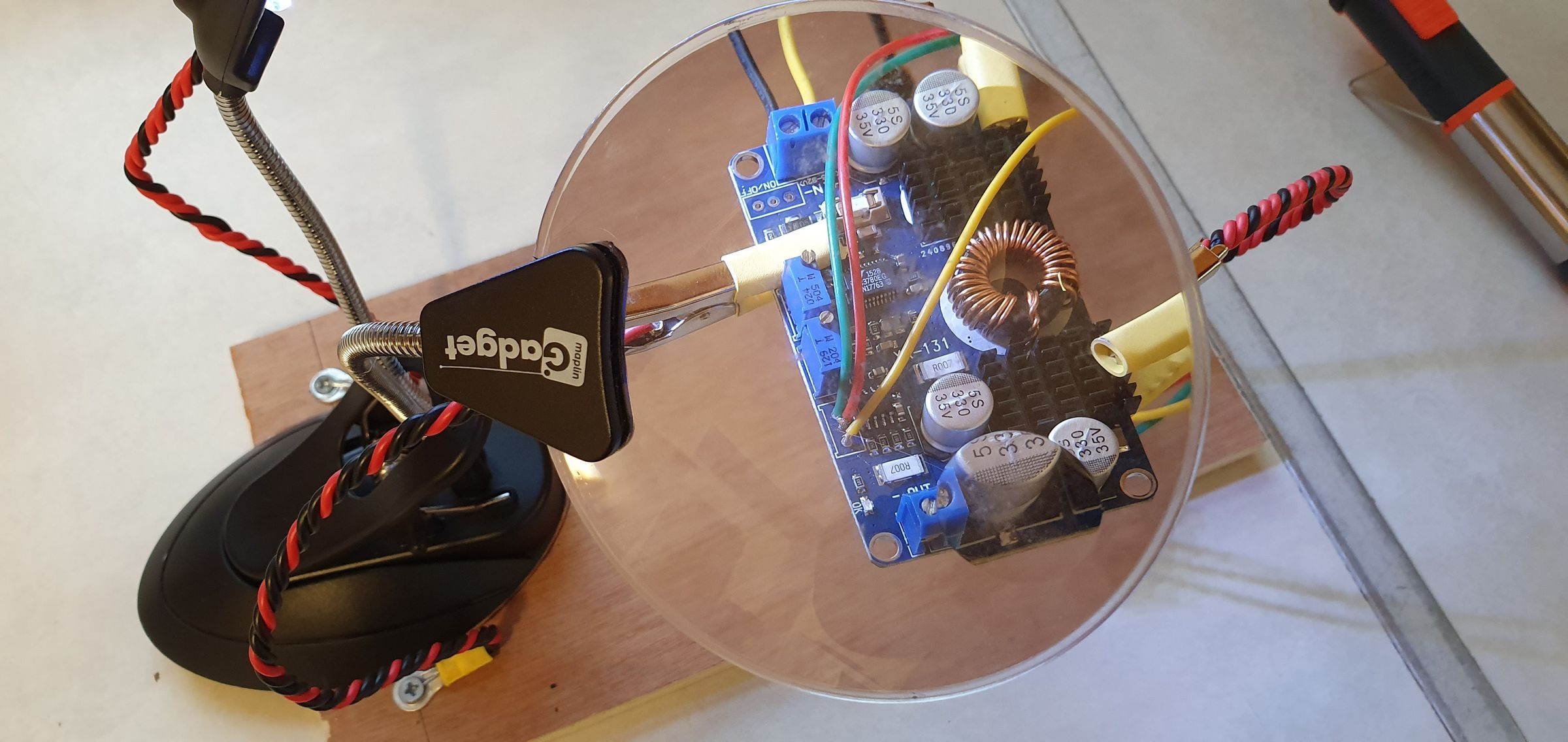 Helping Hands PCB Holder : 4 Steps (with Pictures) - Instructables