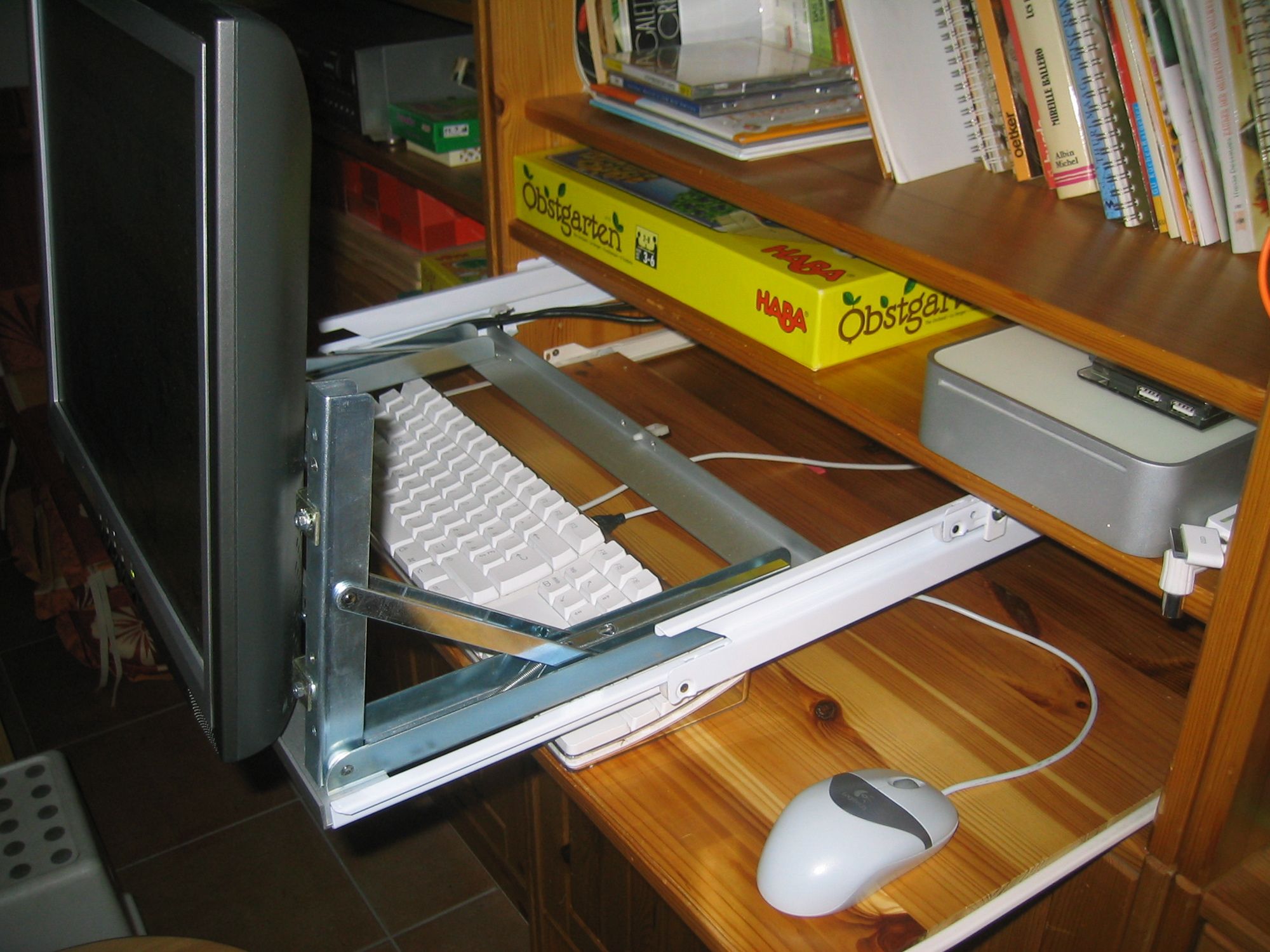 Save Space and Combat the Mess : 5 Steps (with Pictures) - Instructables