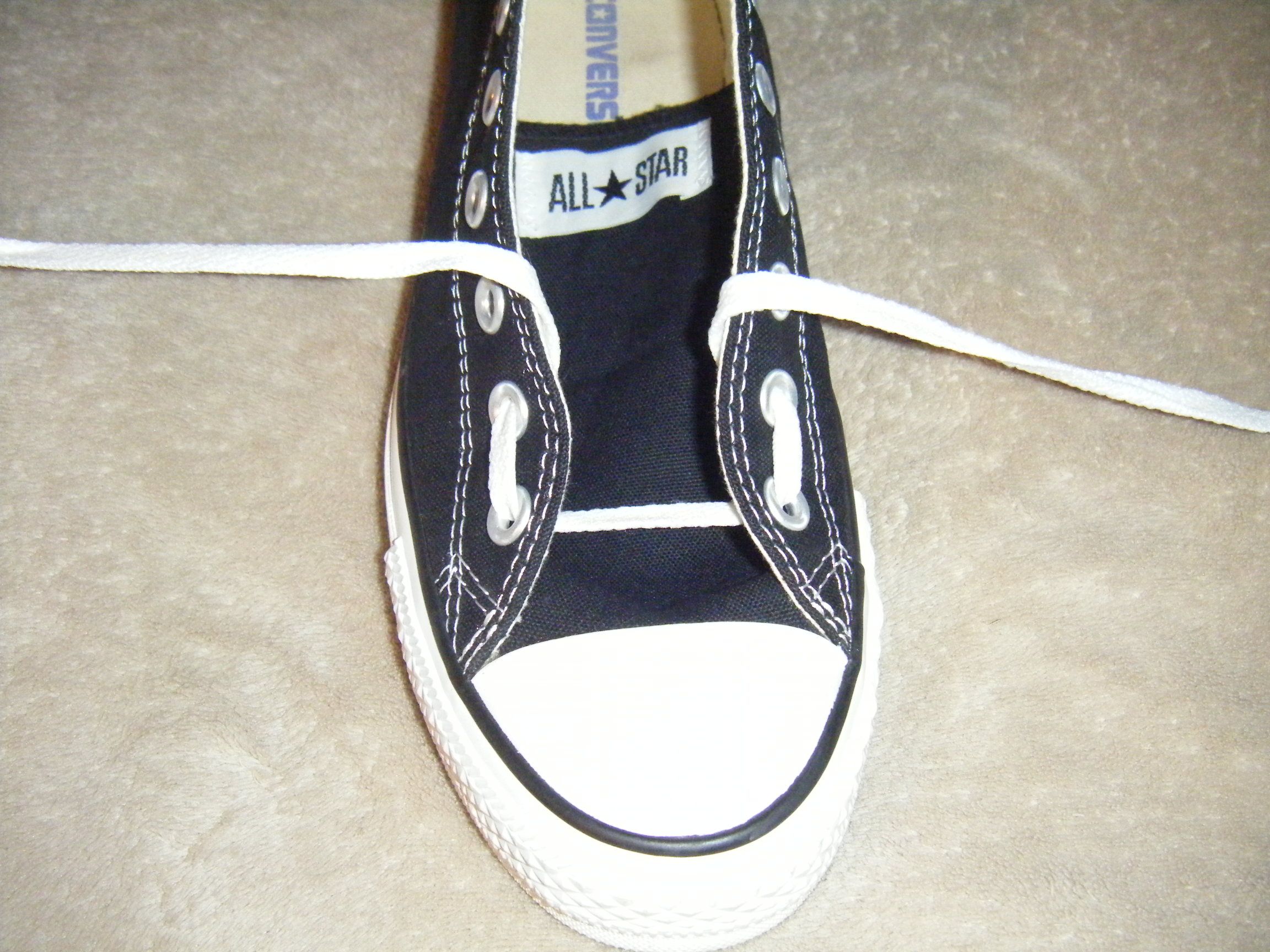 How to Ladder Lace Your Shoes : 7 Steps - Instructables