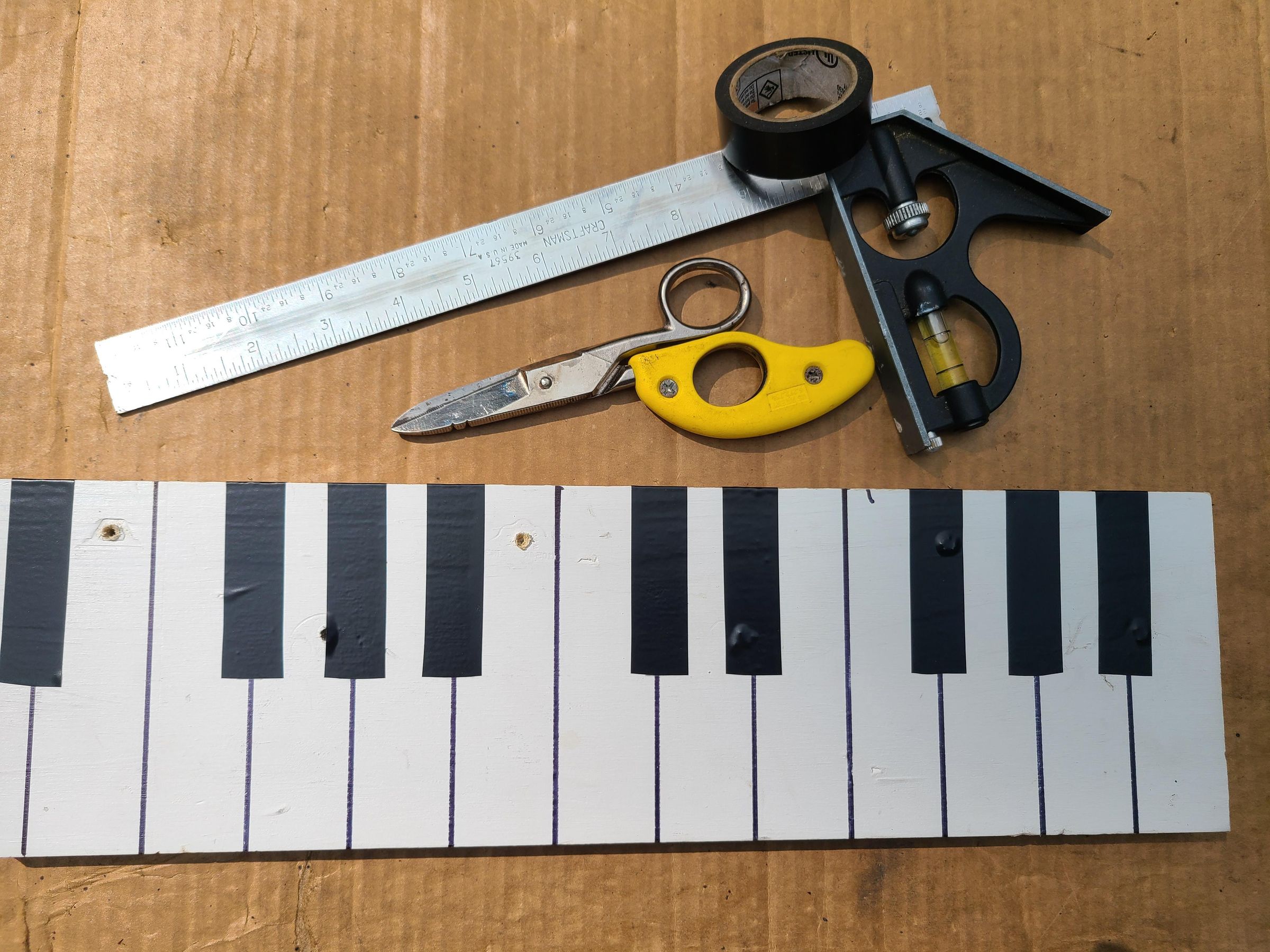 Keyboard Coat Hangar : 7 Steps - Instructables