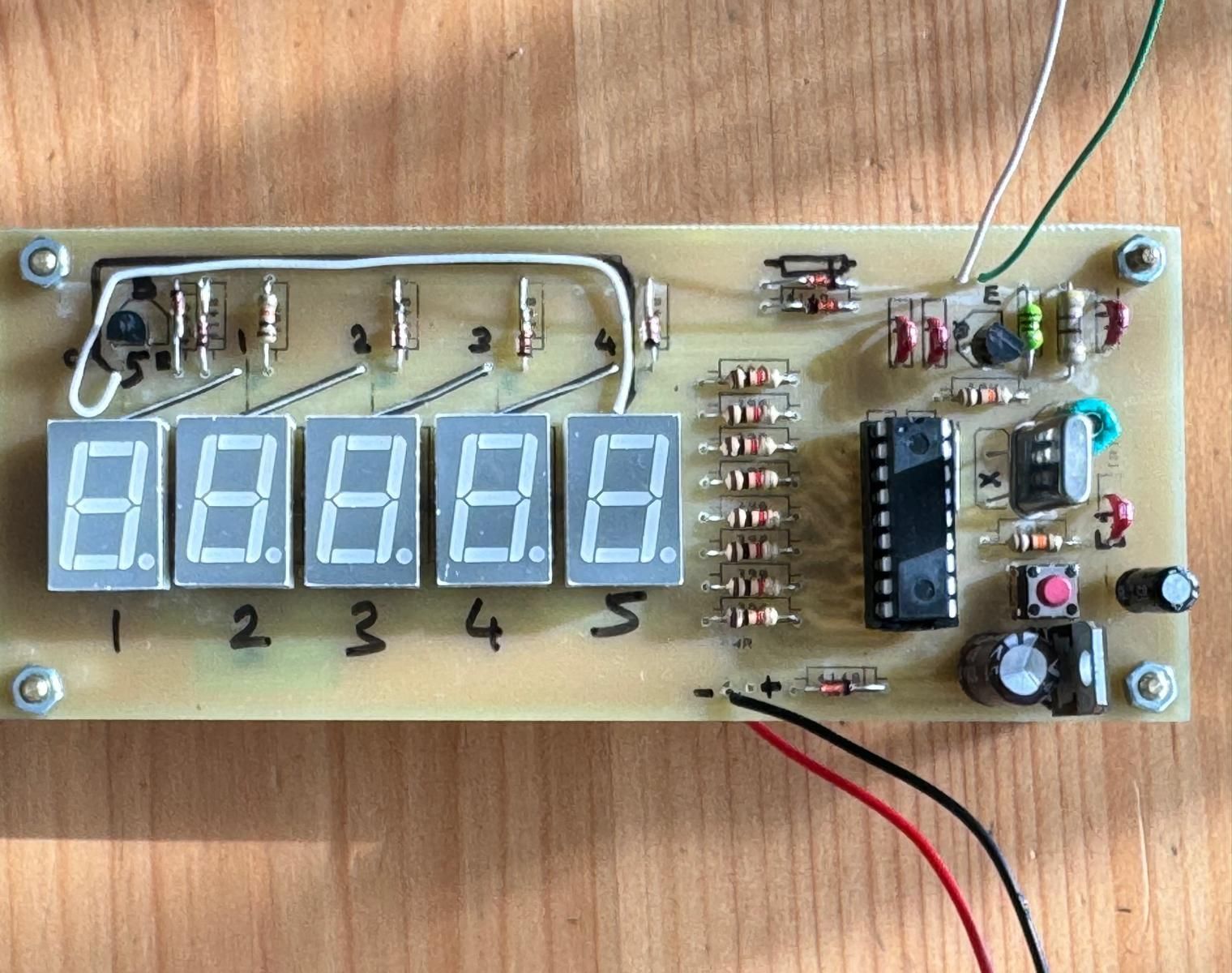RF 0-50 MHz. FREQUENCYMETER WITH PIC16F628 : 5 Steps - Instructables