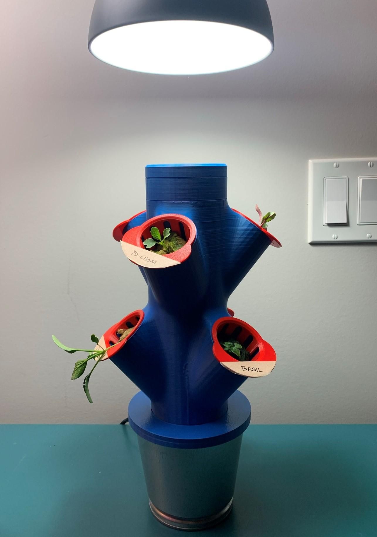 DESKTOP HYDROPONIC TOWER : 5 Steps (with Pictures) - Instructables