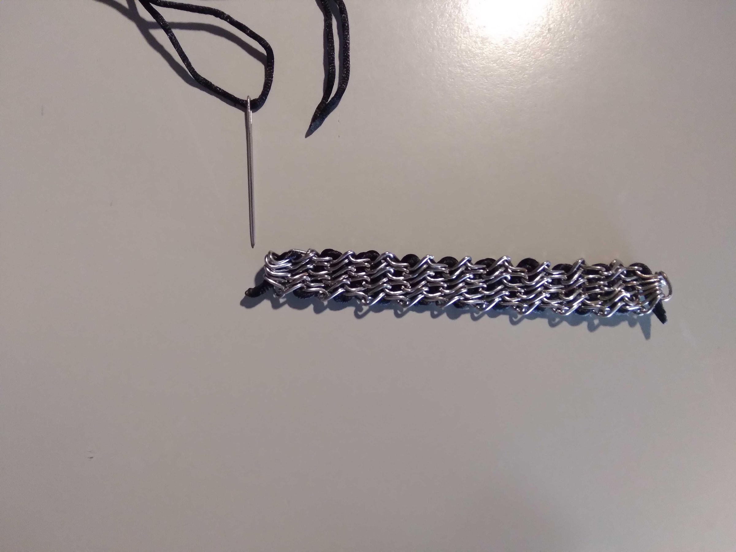 Chain and Intertwined Thread Bracelet : 6 Steps - Instructables