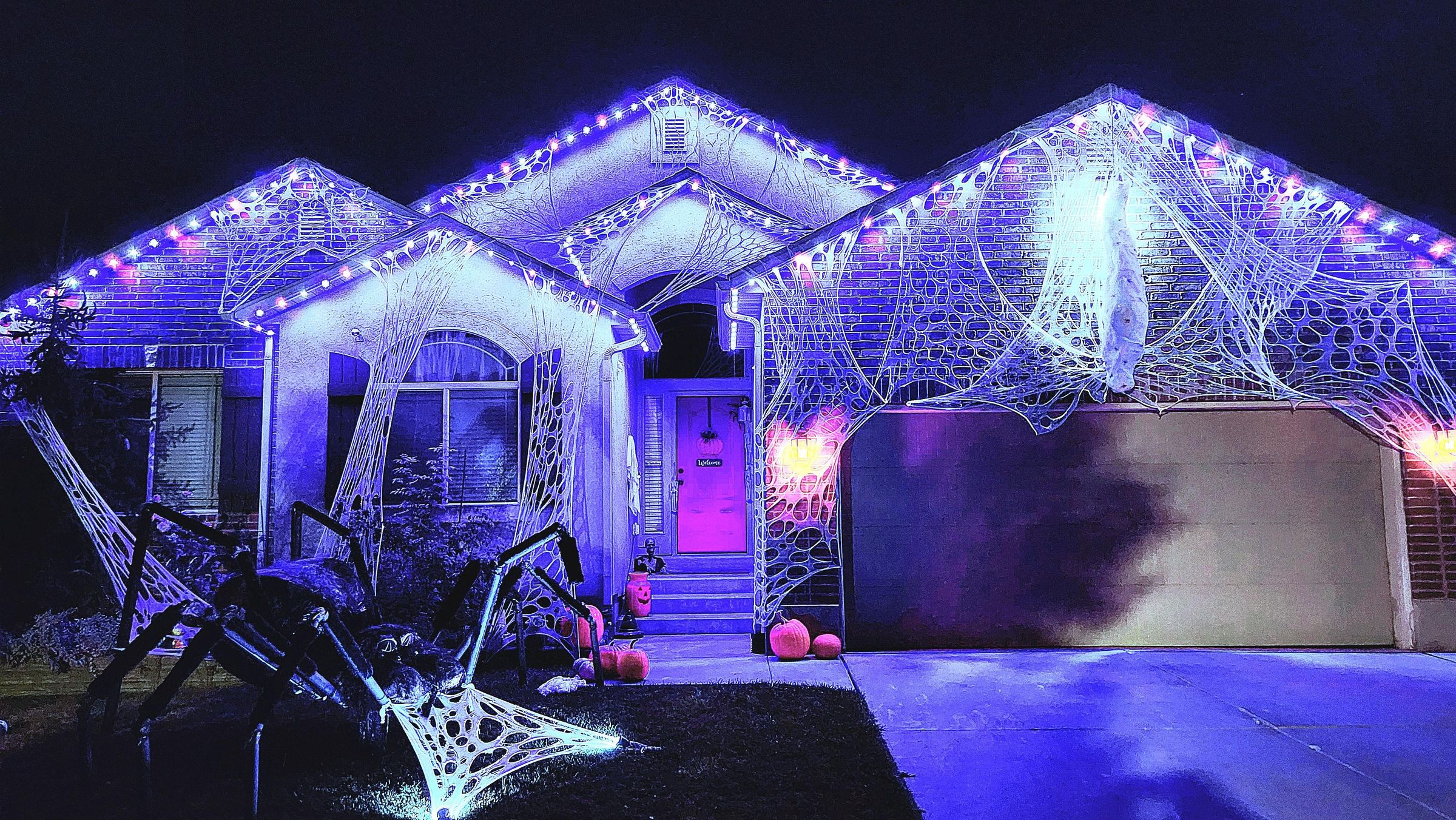 GIANT Realistic Halloween Spider Decoration : 7 Steps (with Pictures ...