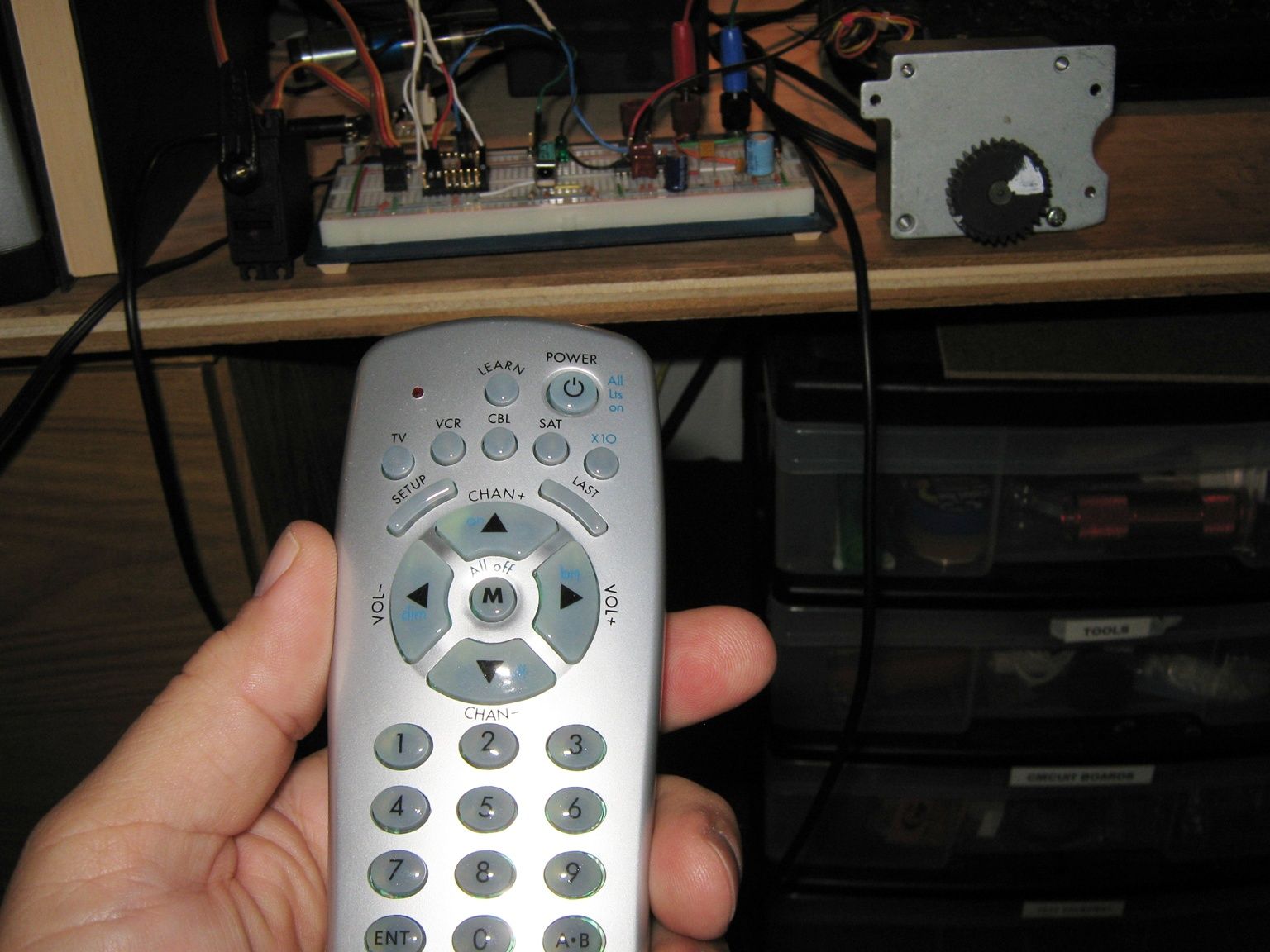 IR Remote Control of PICAXE Micro : 6 Steps - Instructables
