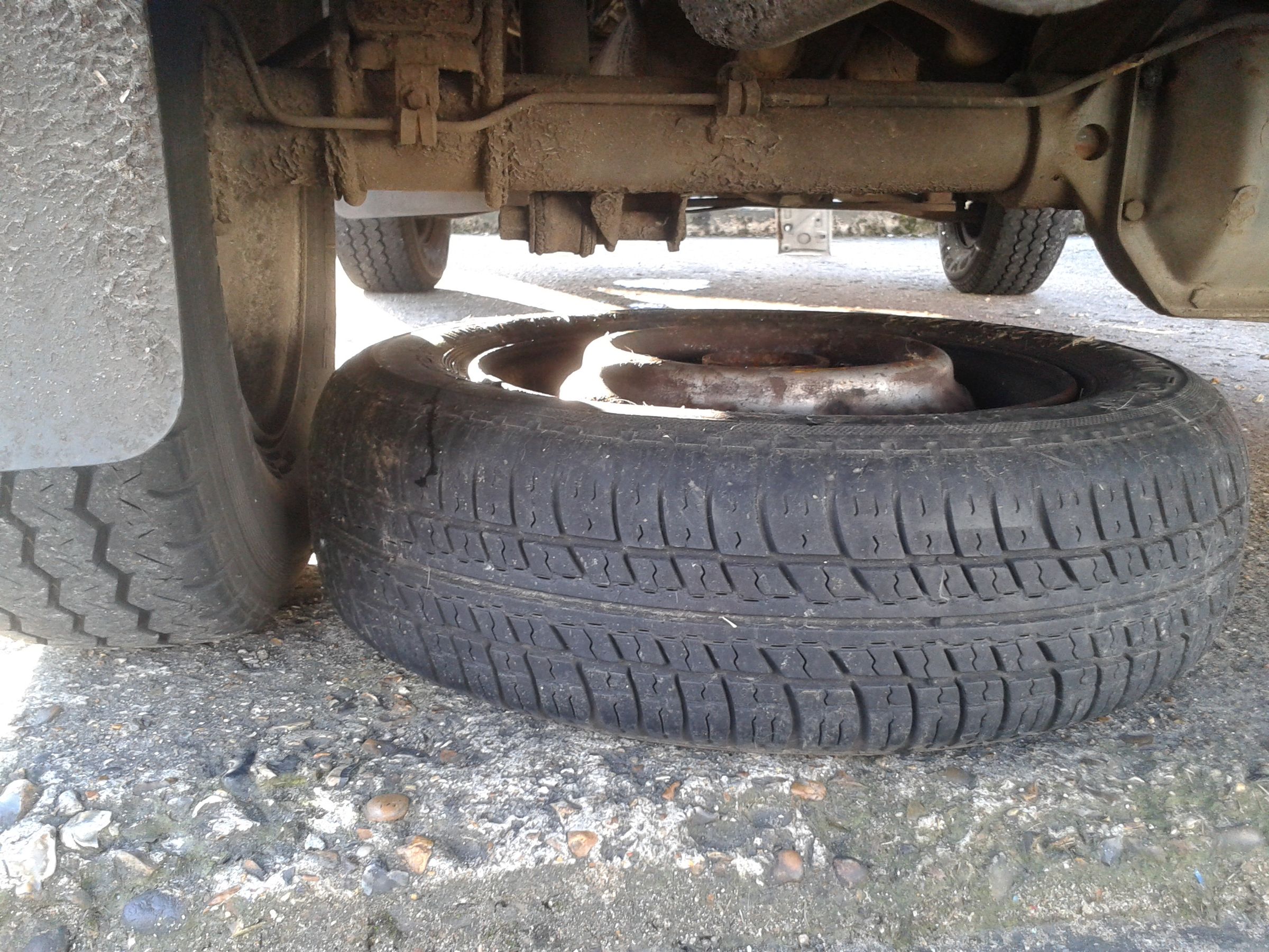 Tyre Bead Breaking, Removal & Fitting. : 6 Steps - Instructables