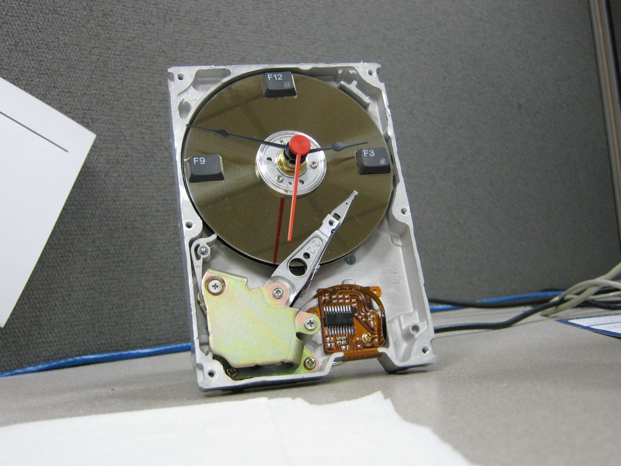 Hard Drive Desk Clock : 8 Steps - Instructables