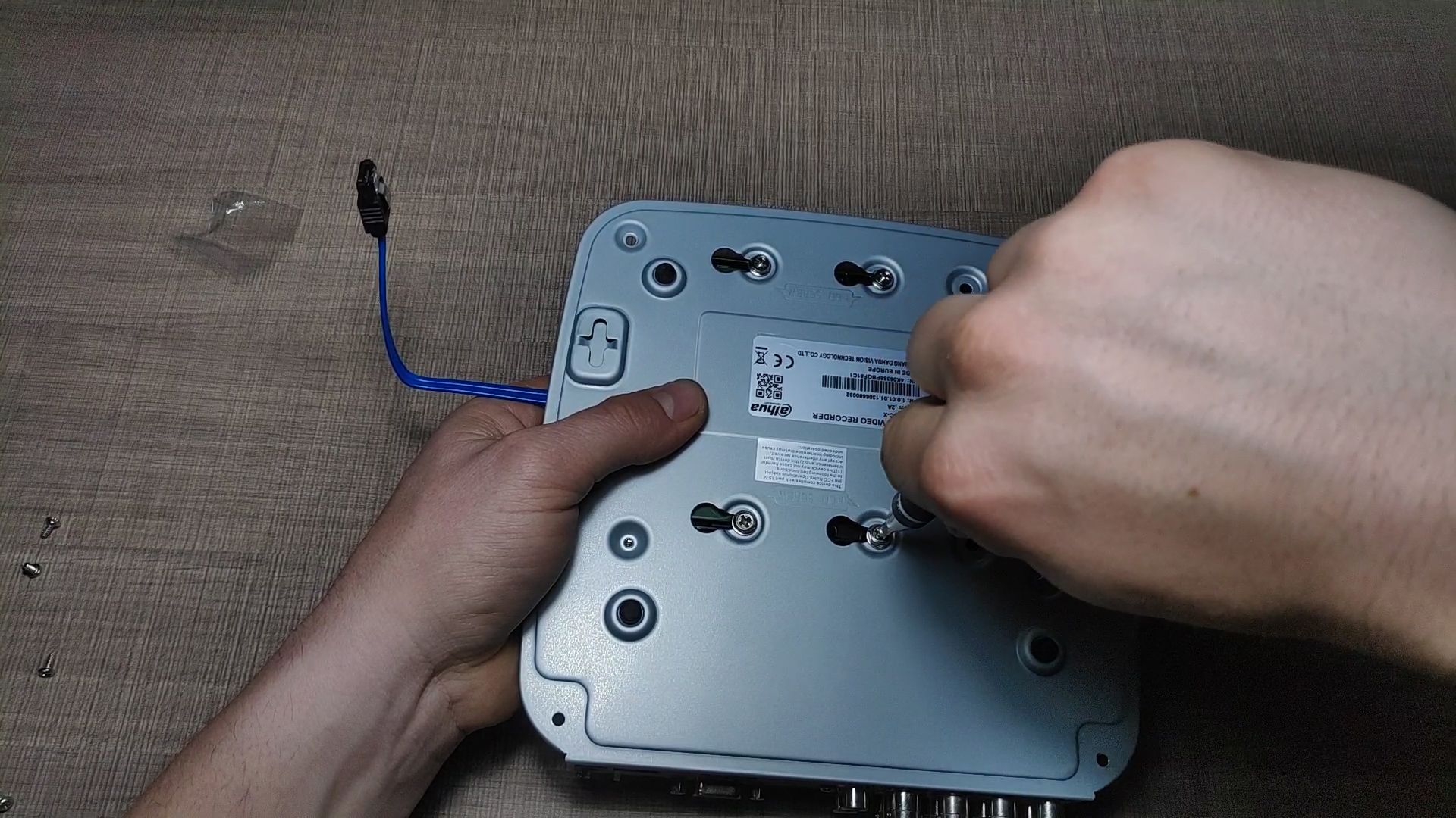 Install HDD Into DVR (CCTV) : 5 Steps - Instructables