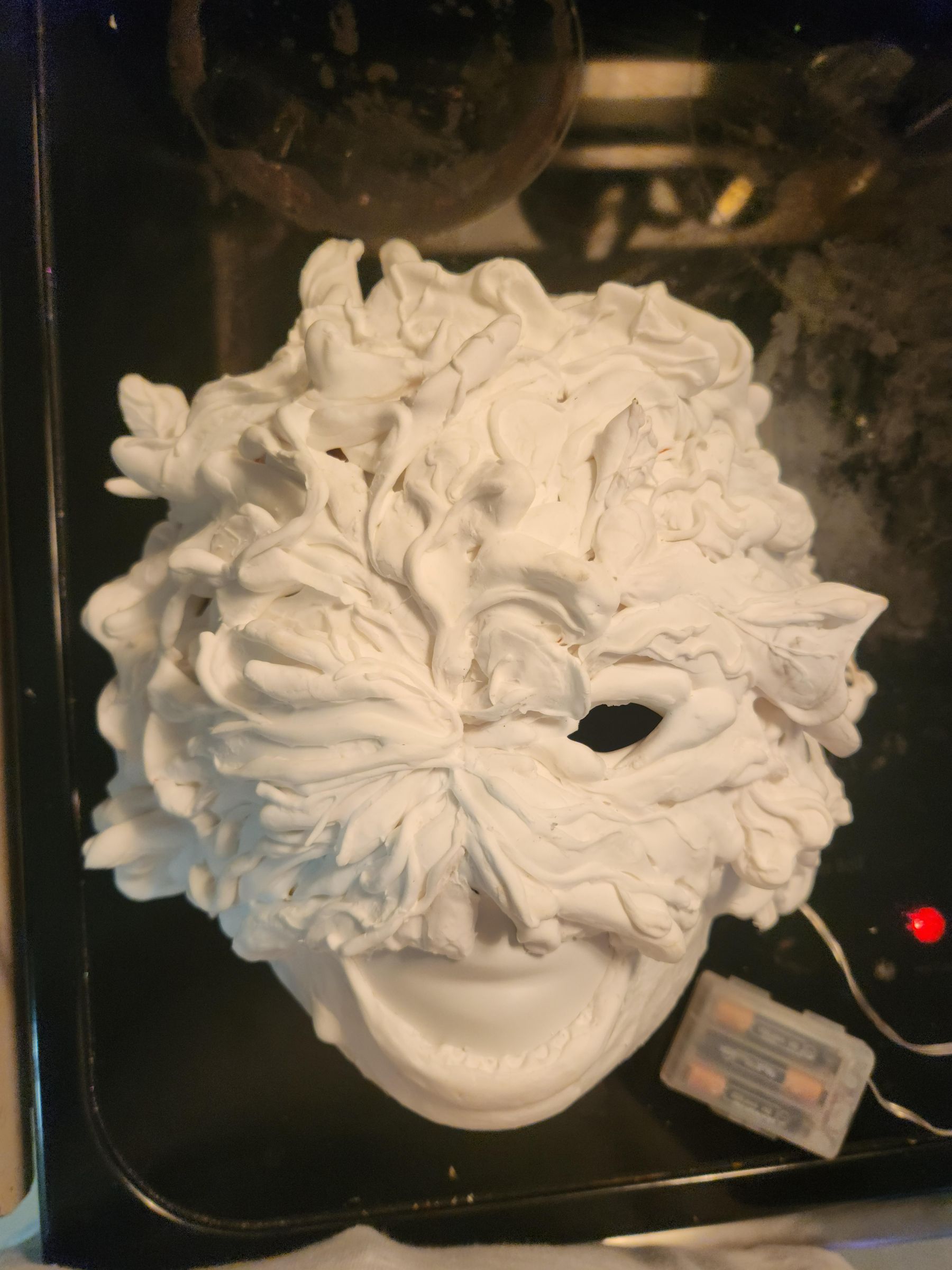 The Last of Us Show Clicker Mask : 12 Steps (with Pictures) - Instructables