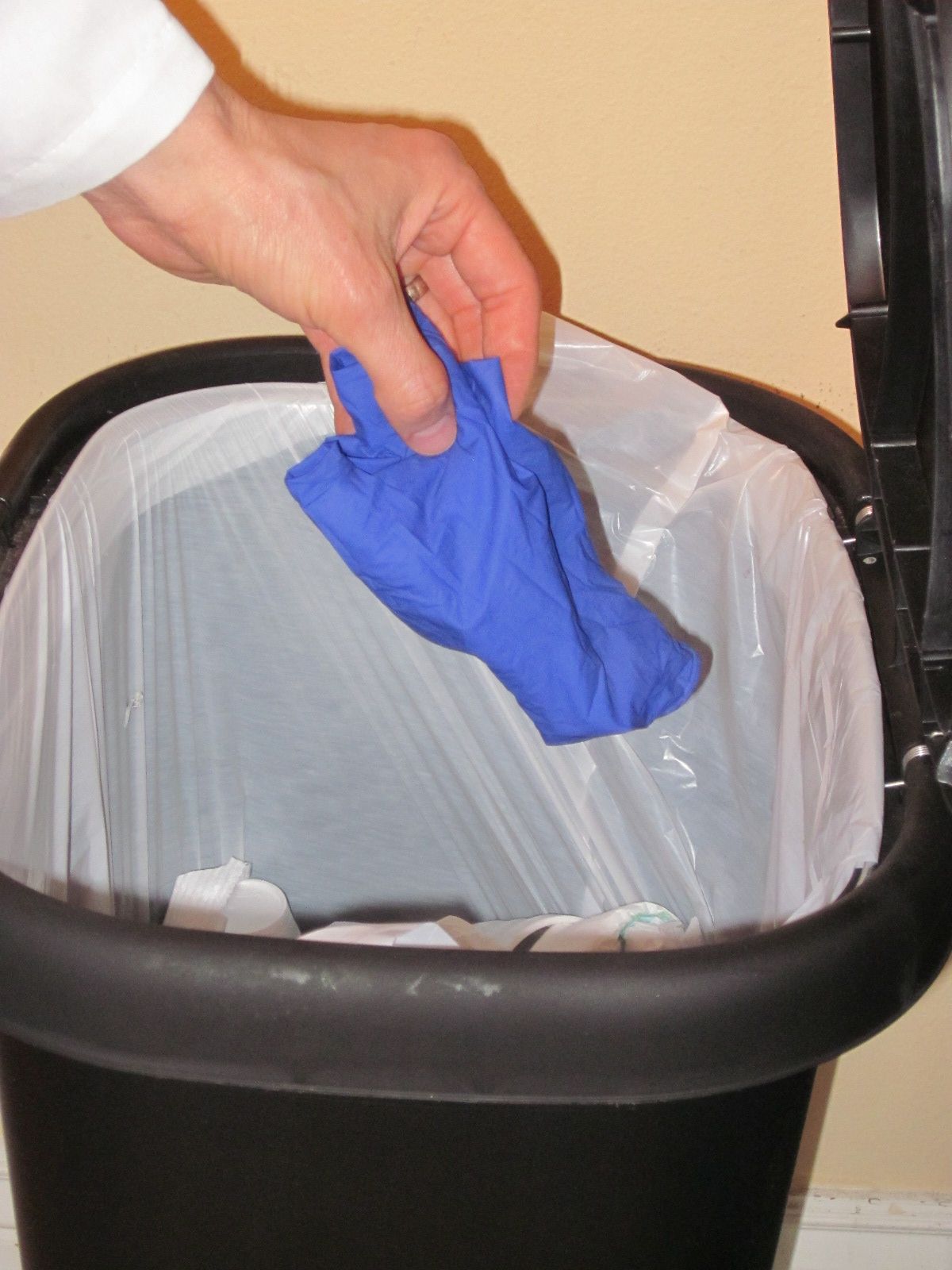 How to Remove Gloves (Personal Protective Equipment) Without Spreading ...