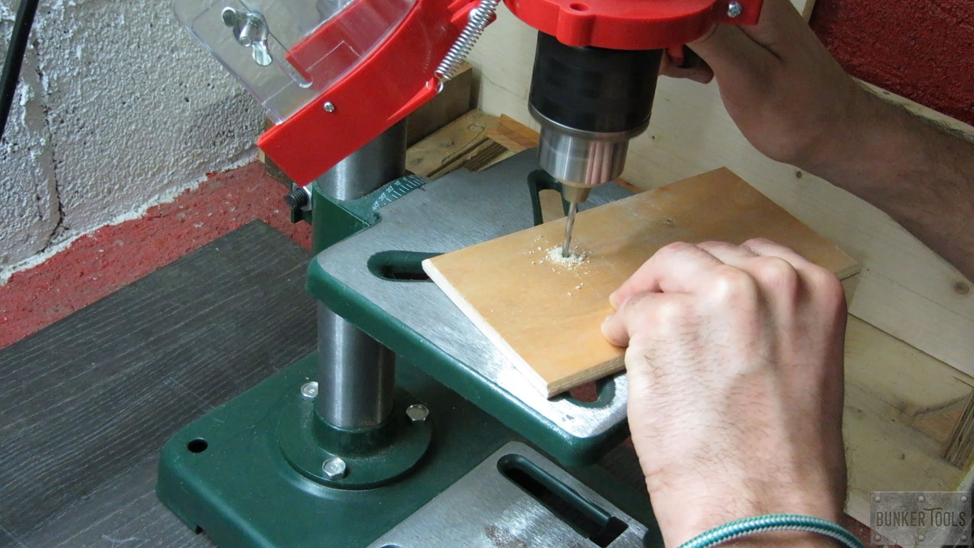 Wooden Controllers Wall Mount for Ps4 & Xbox One : 7 Steps - Instructables