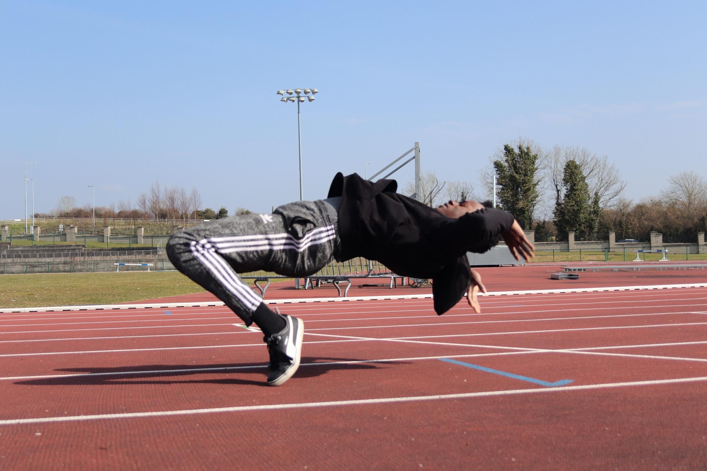 How to Do a Kip-up : 4 Steps - Instructables