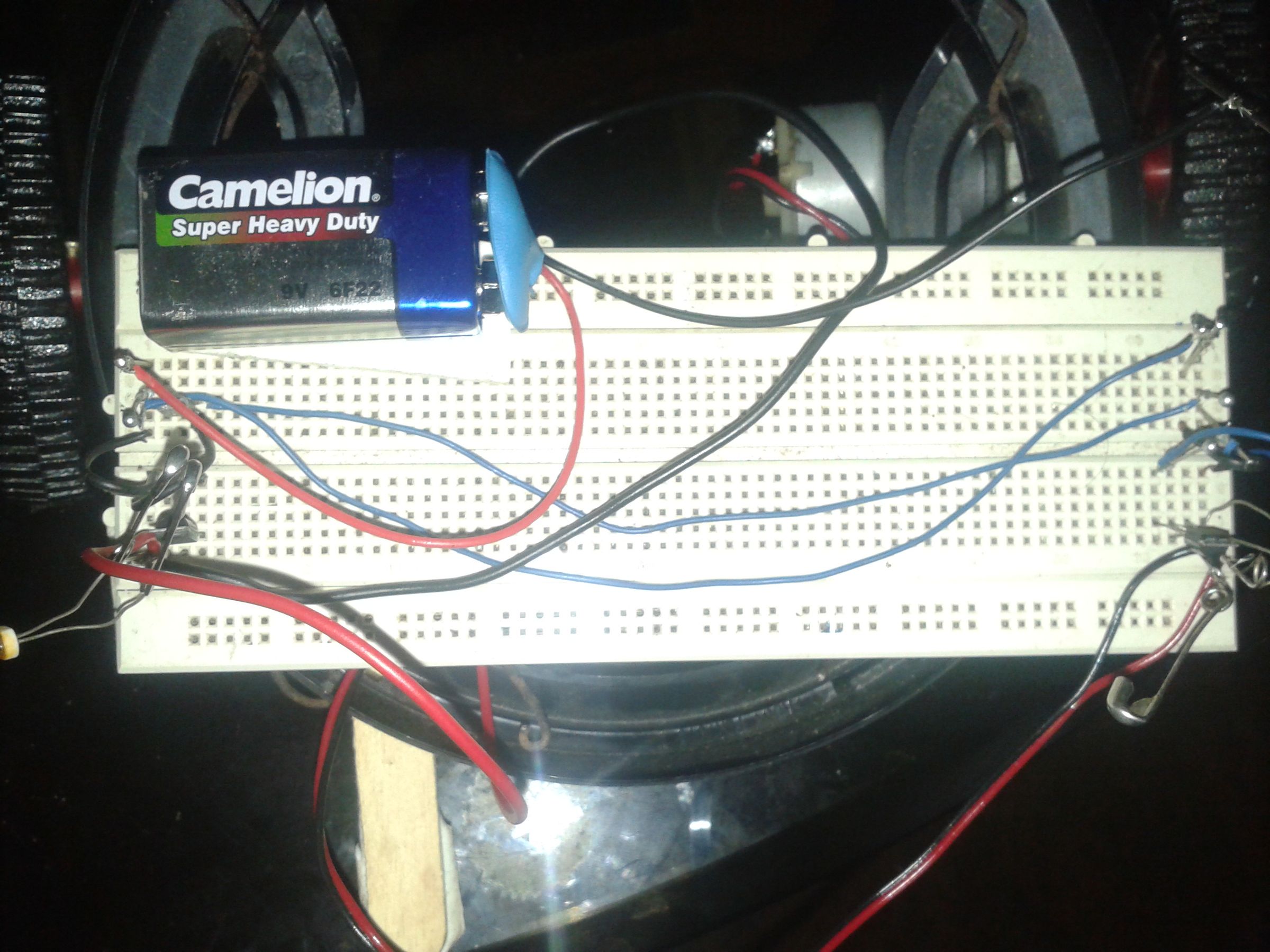 LIGHT FOLLOWING SIMPLE SPURT ROBOT - Instructables