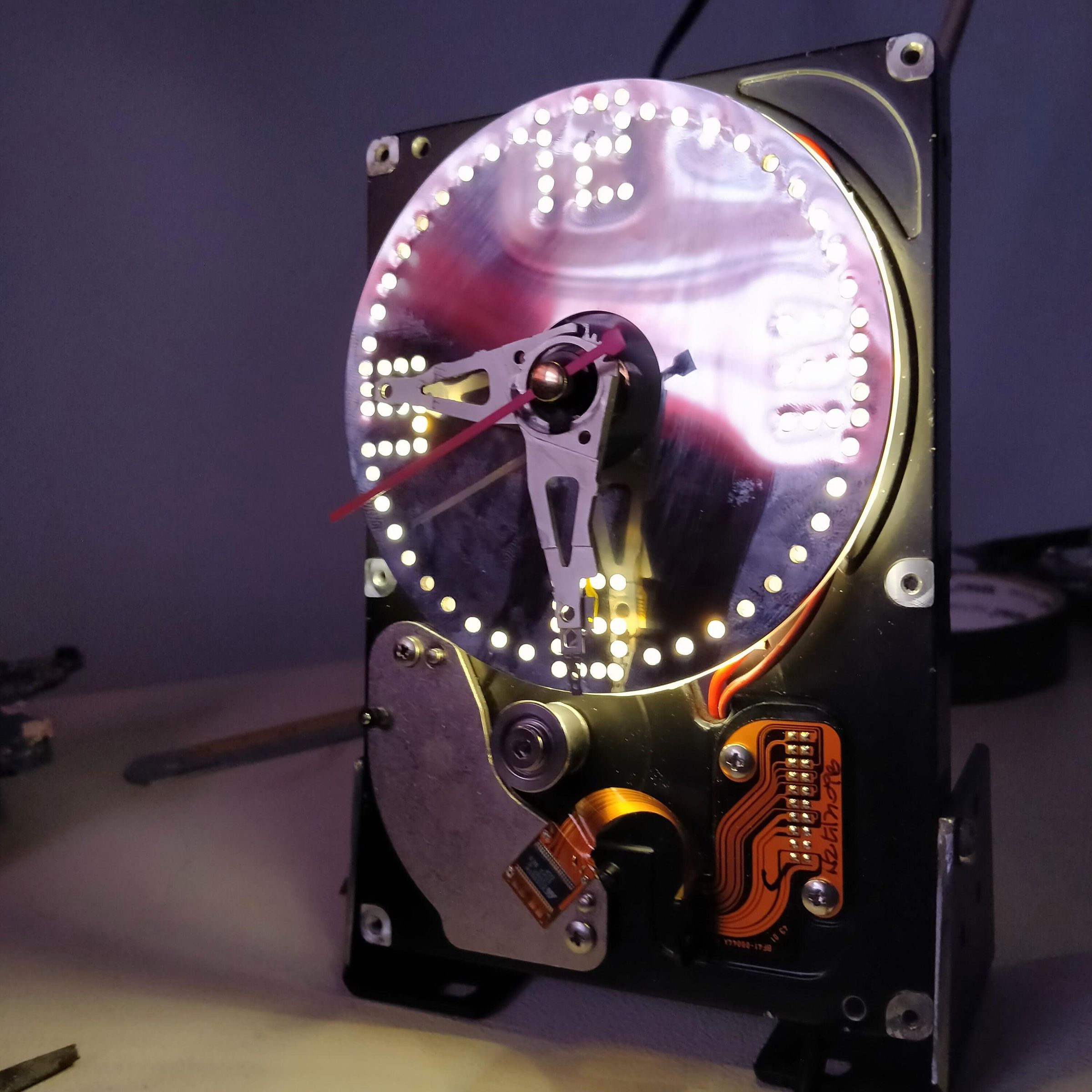 Turn Your Broken HDD Into a Desk Clock : 6 Steps (with Pictures ...