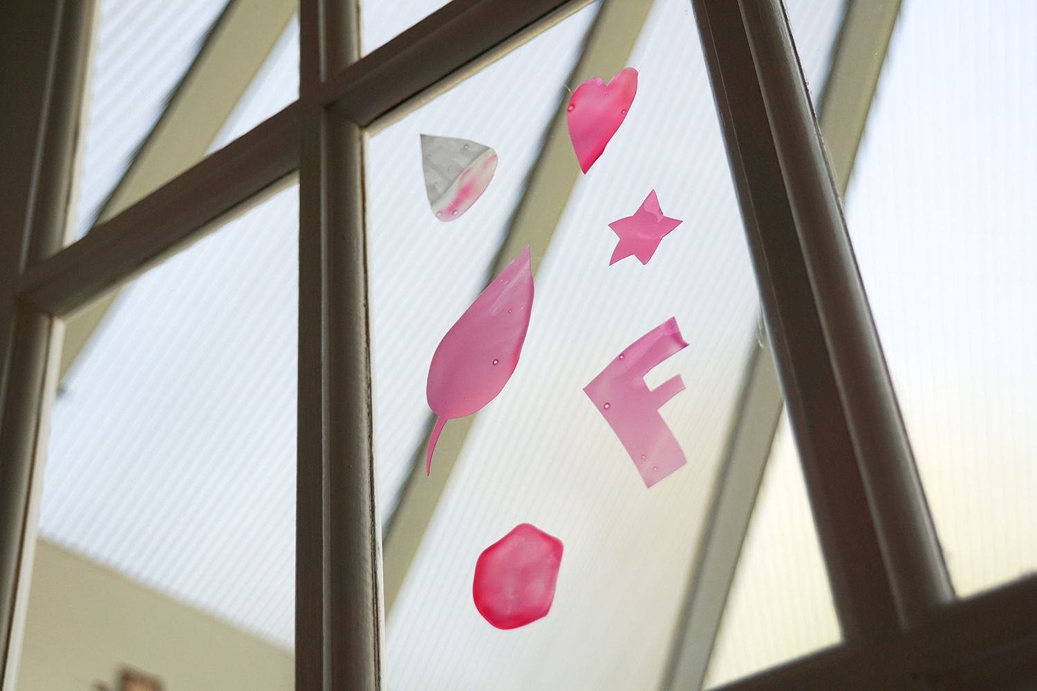 DIY Window Clings | How to Make Your Own Glass Decorations With PVA ...