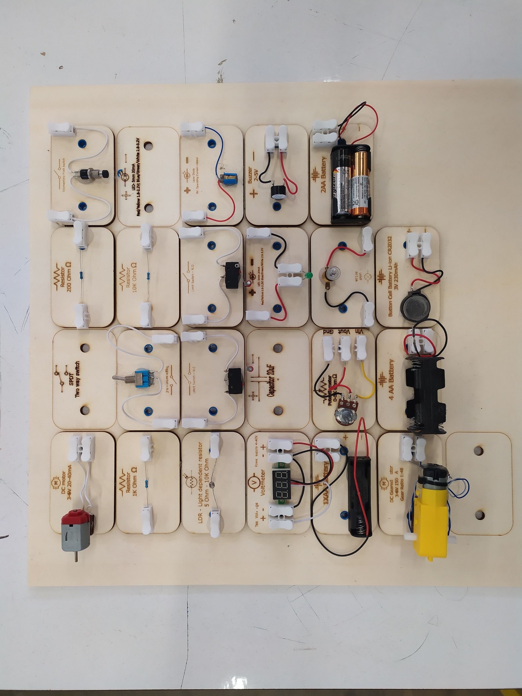 Electronic Tiles - a Physical Environment for Classroom Electronic ...