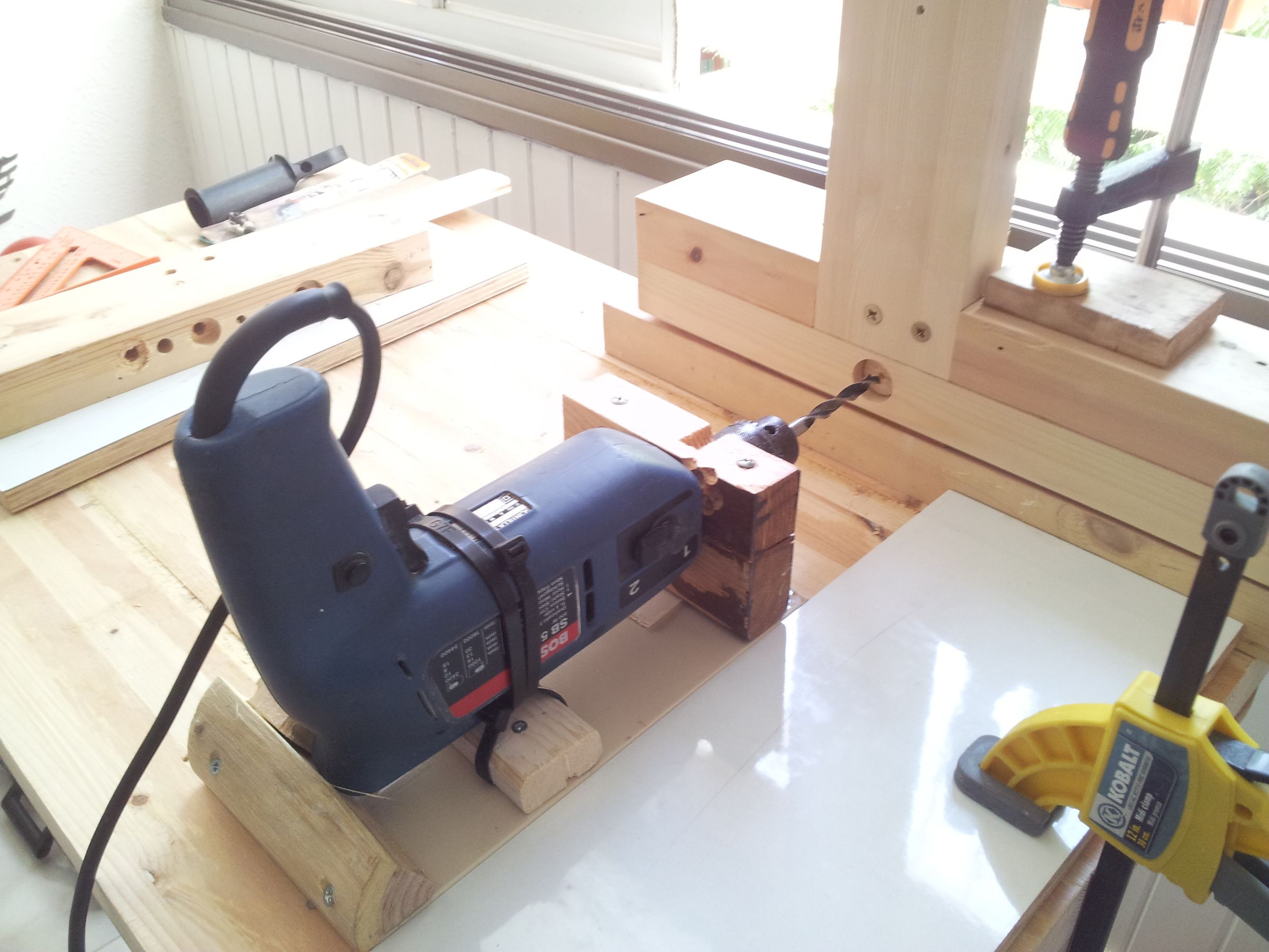DIY Portable Workbench (knock-down Design) With a Leg Vise and Storage ...