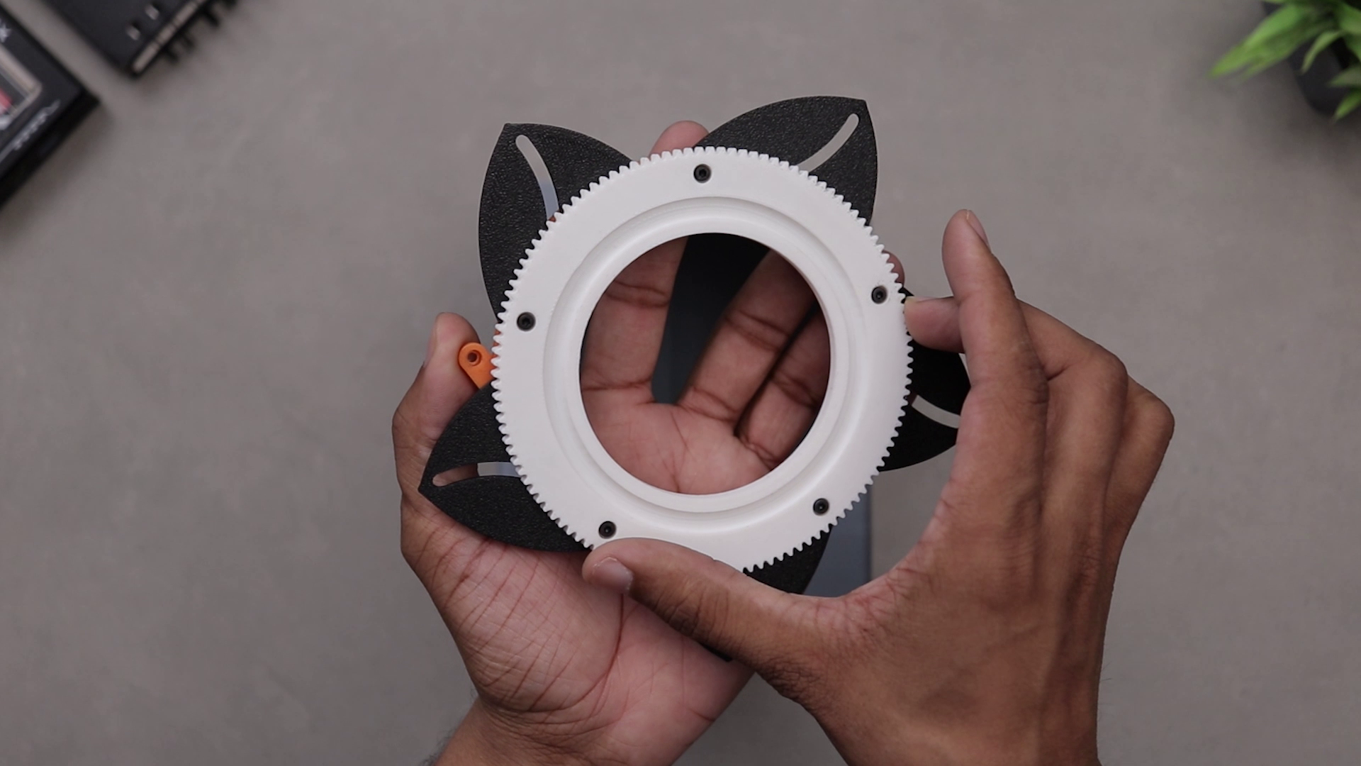 Smart Desk Dustbin With Futuristic Iris Lid : 10 Steps (with Pictures ...