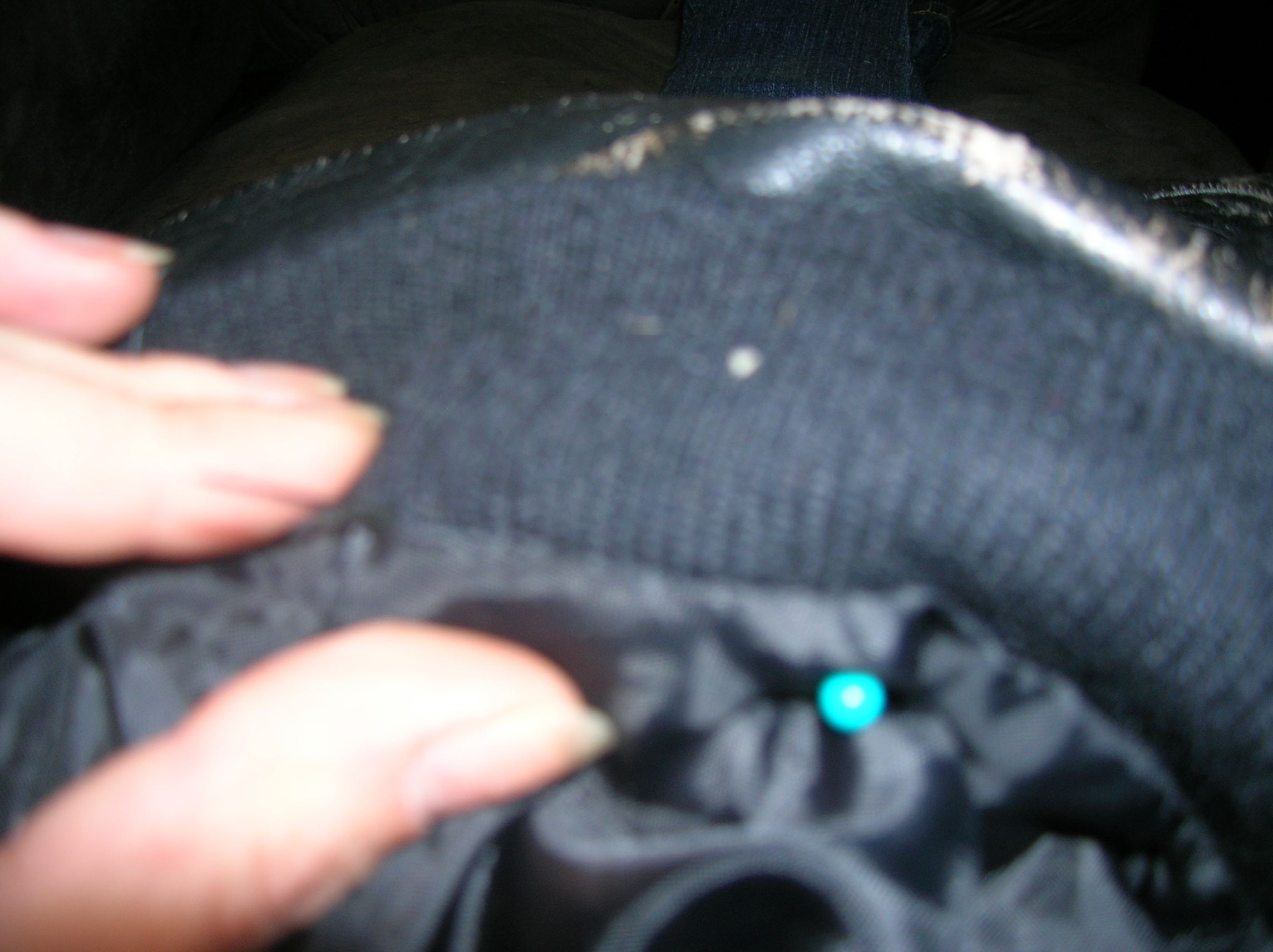 How to Repair a Leather Jacket by Hand : 6 Steps - Instructables