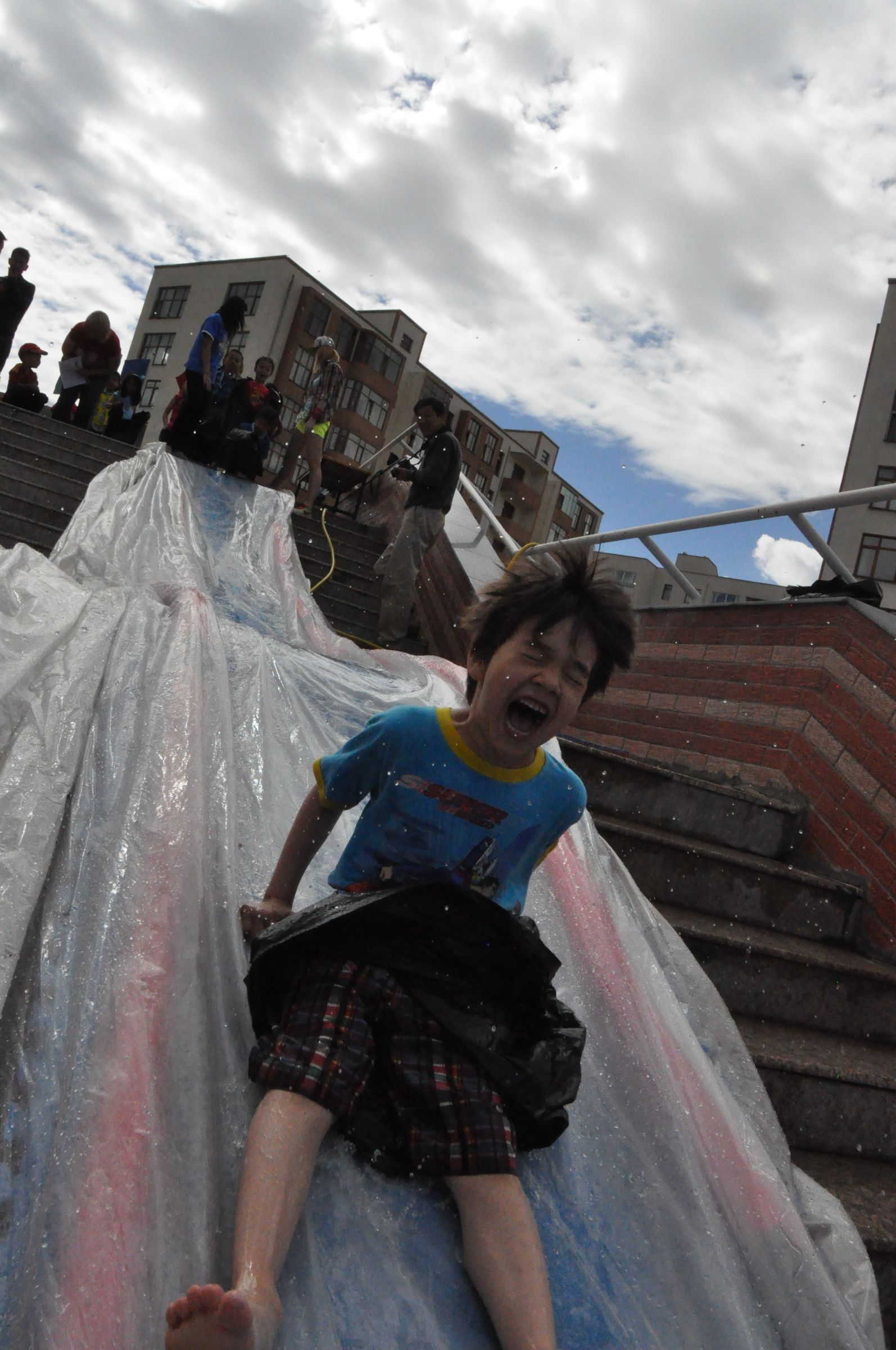 DIY Water Slide : 7 Steps (with Pictures) - Instructables