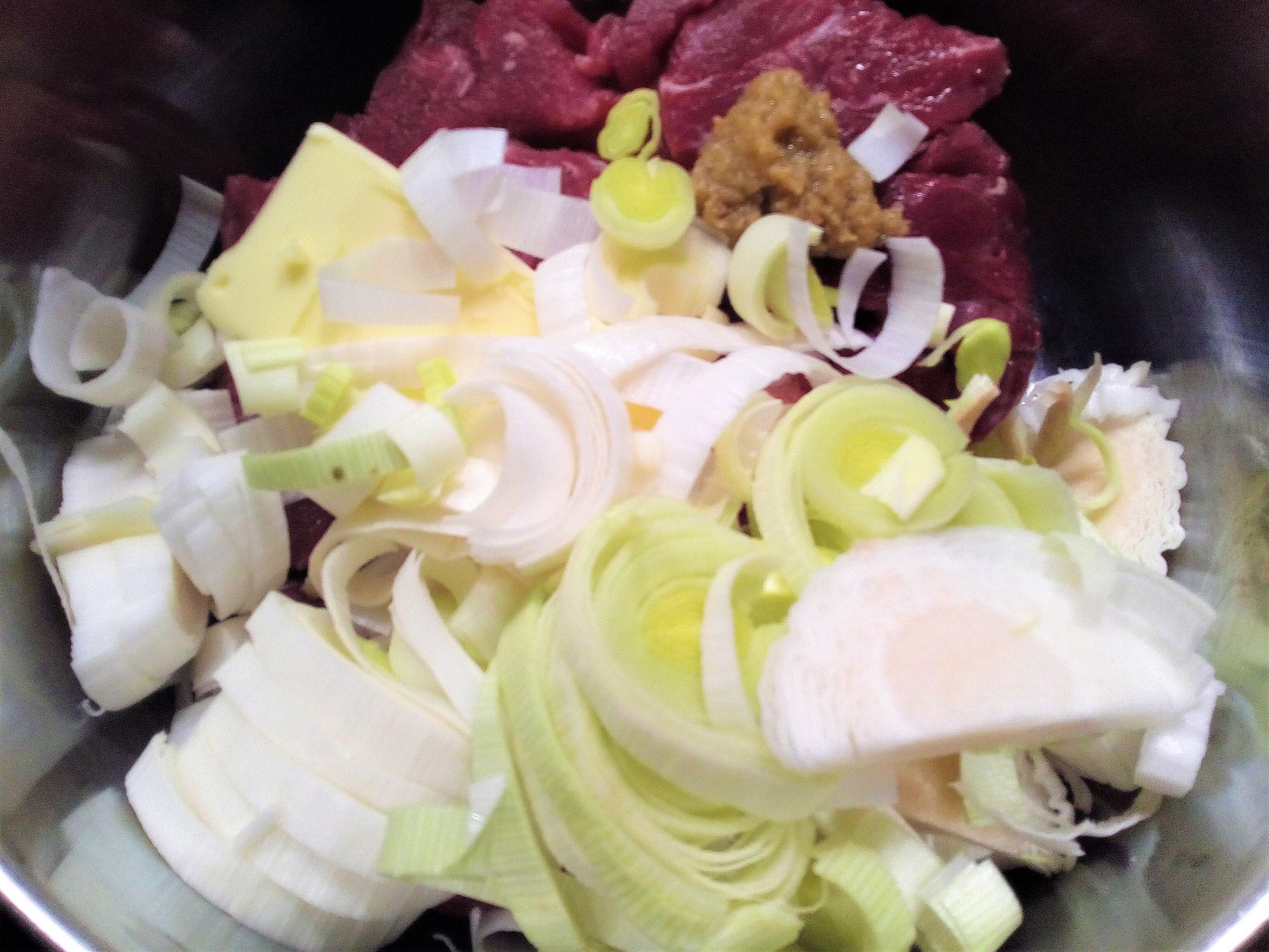 Kare Pan With Goulash and Sourdough Dough : 5 Steps - Instructables