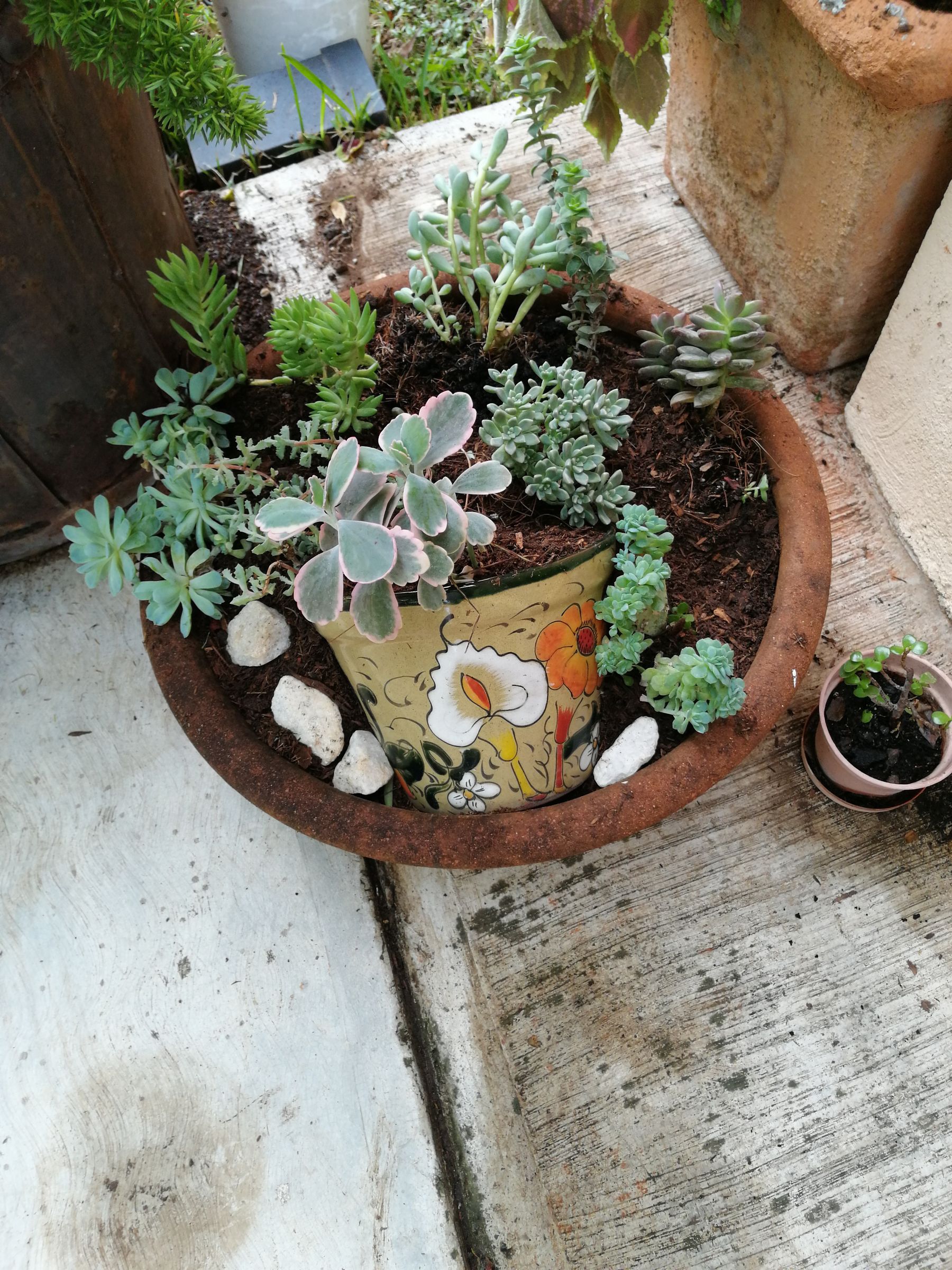 Broken Pottery Fairy Gardens Whimsical DIY Project Transforms Broken