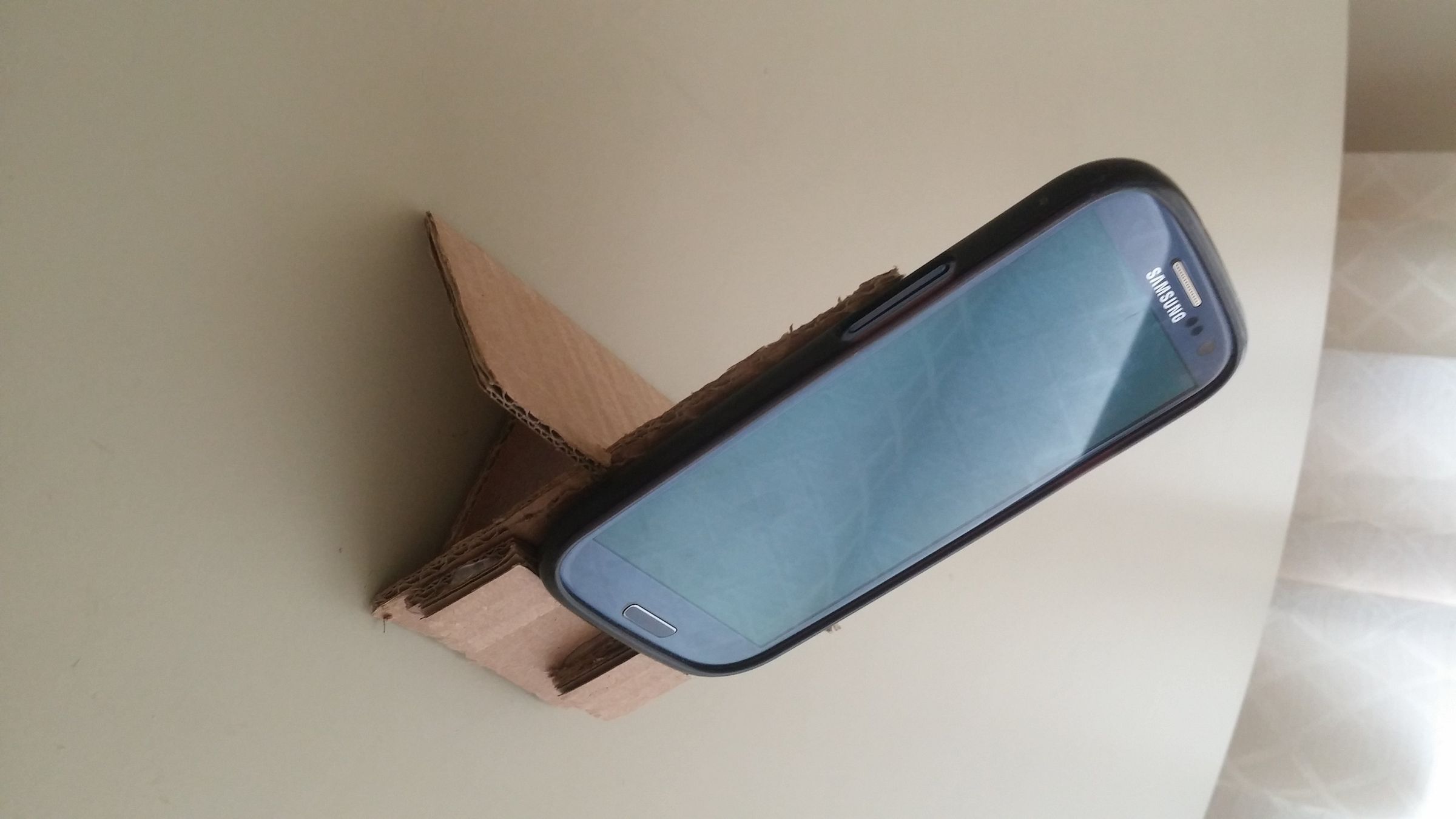 Simple, But Elegant Cardboard Phone Stand : 5 Steps - Instructables