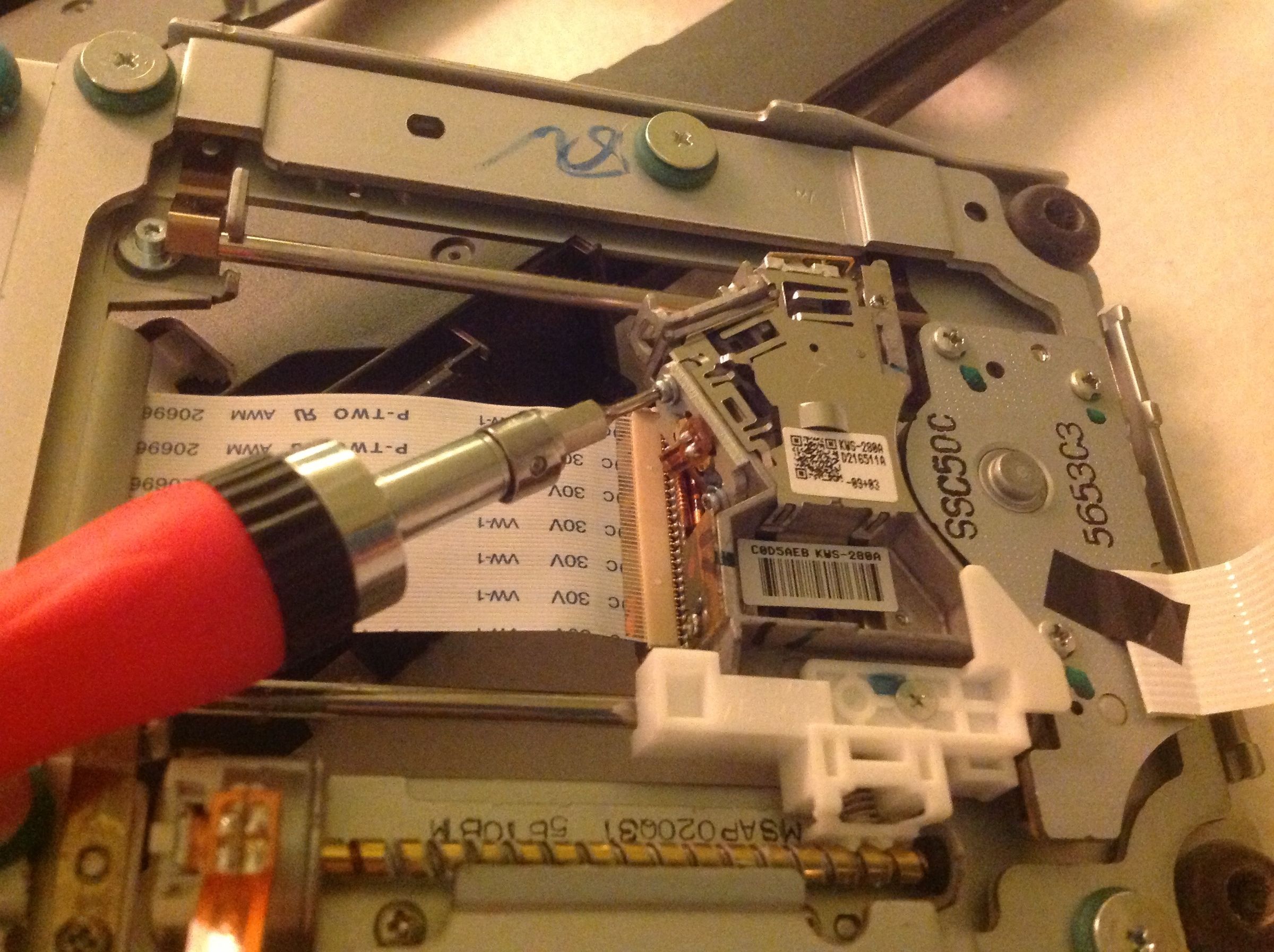 Salvage a Laser Diode From a Cd Driver : 4 Steps - Instructables