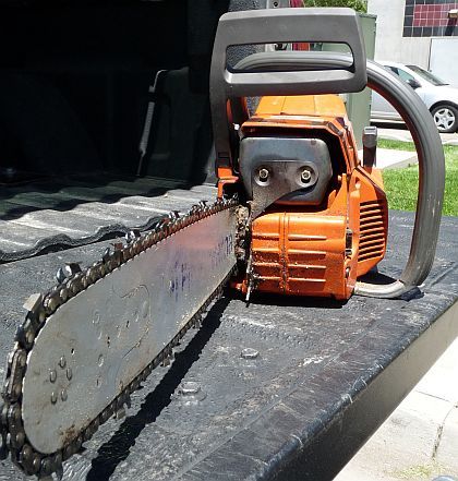 How to Tighten a Chainsaw Chain : 3 Steps (with Pictures) - Instructables