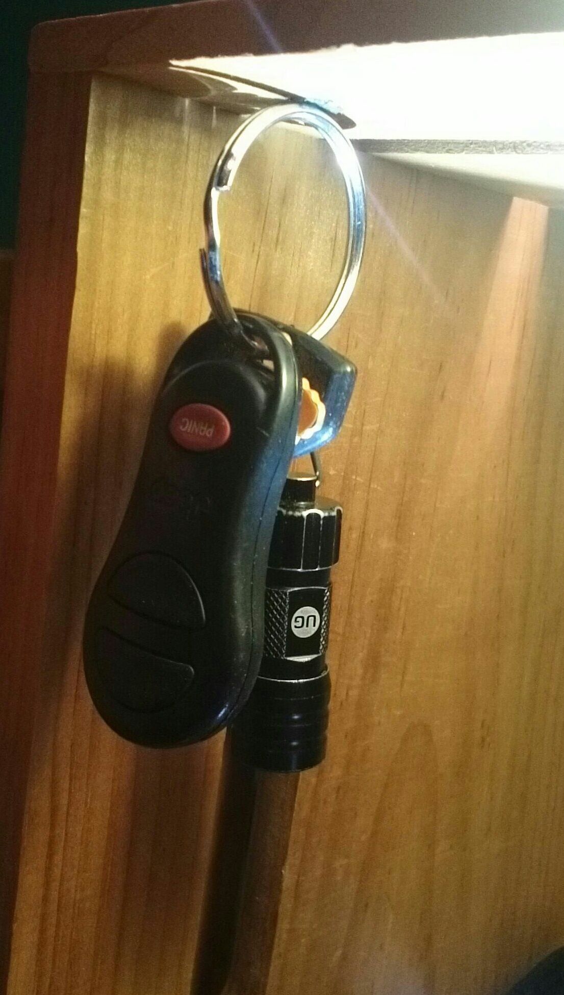 Magnetic Key Holder 3000 : 4 Steps - Instructables