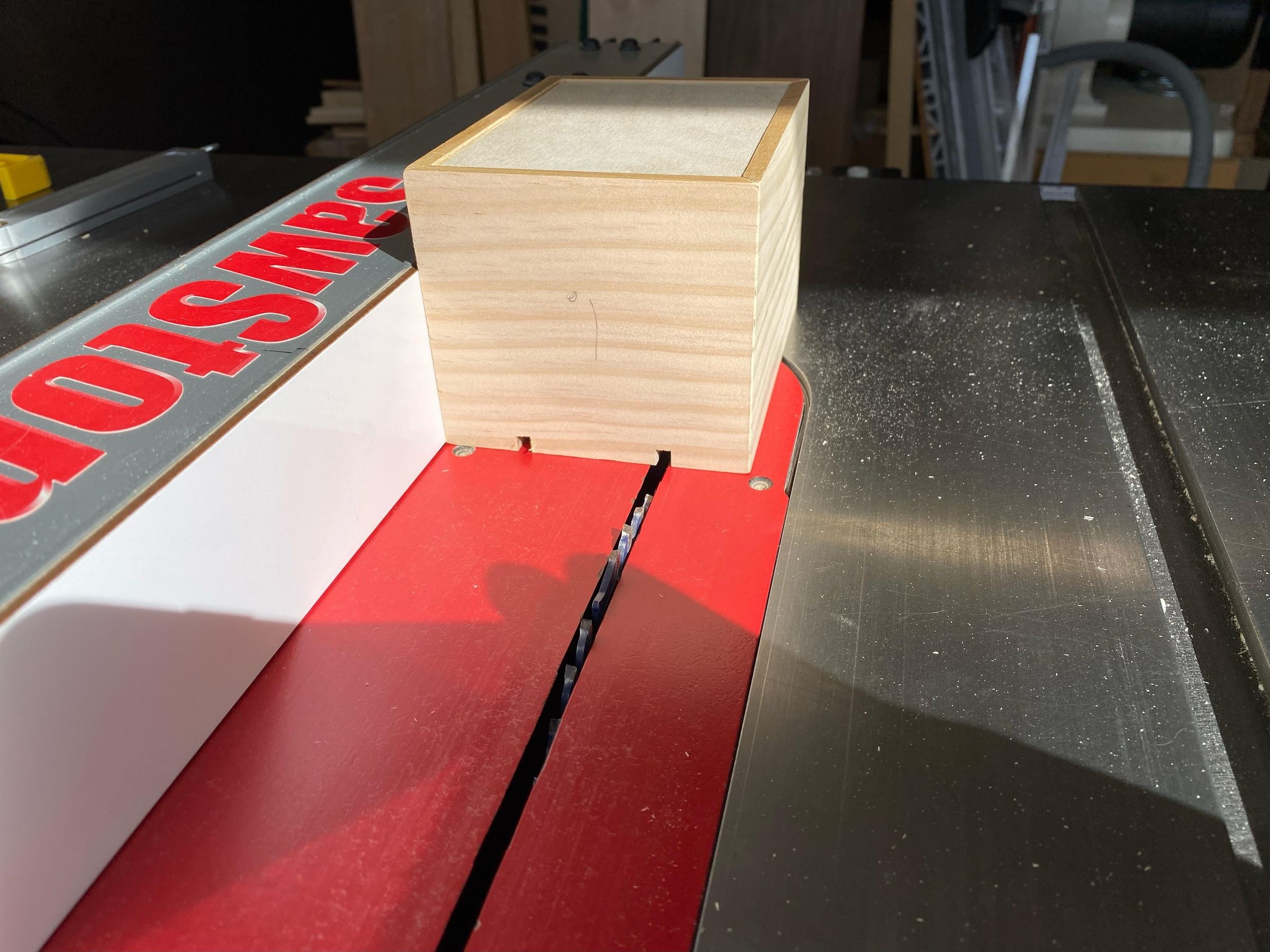 Suspended Box Lid : 7 Steps (with Pictures) - Instructables