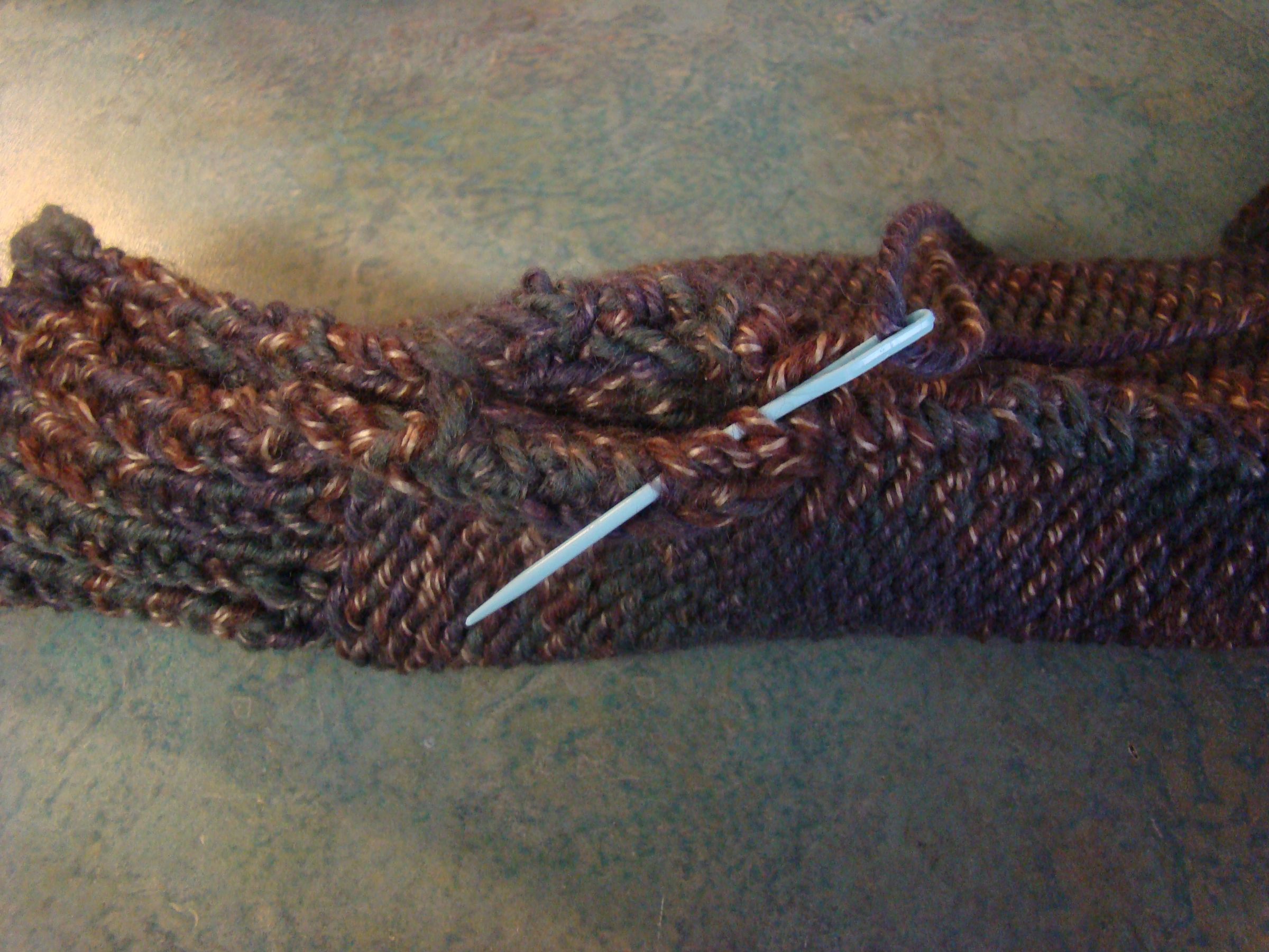 How to Make Warm Mittens Using a Round Loom : 22 Steps - Instructables