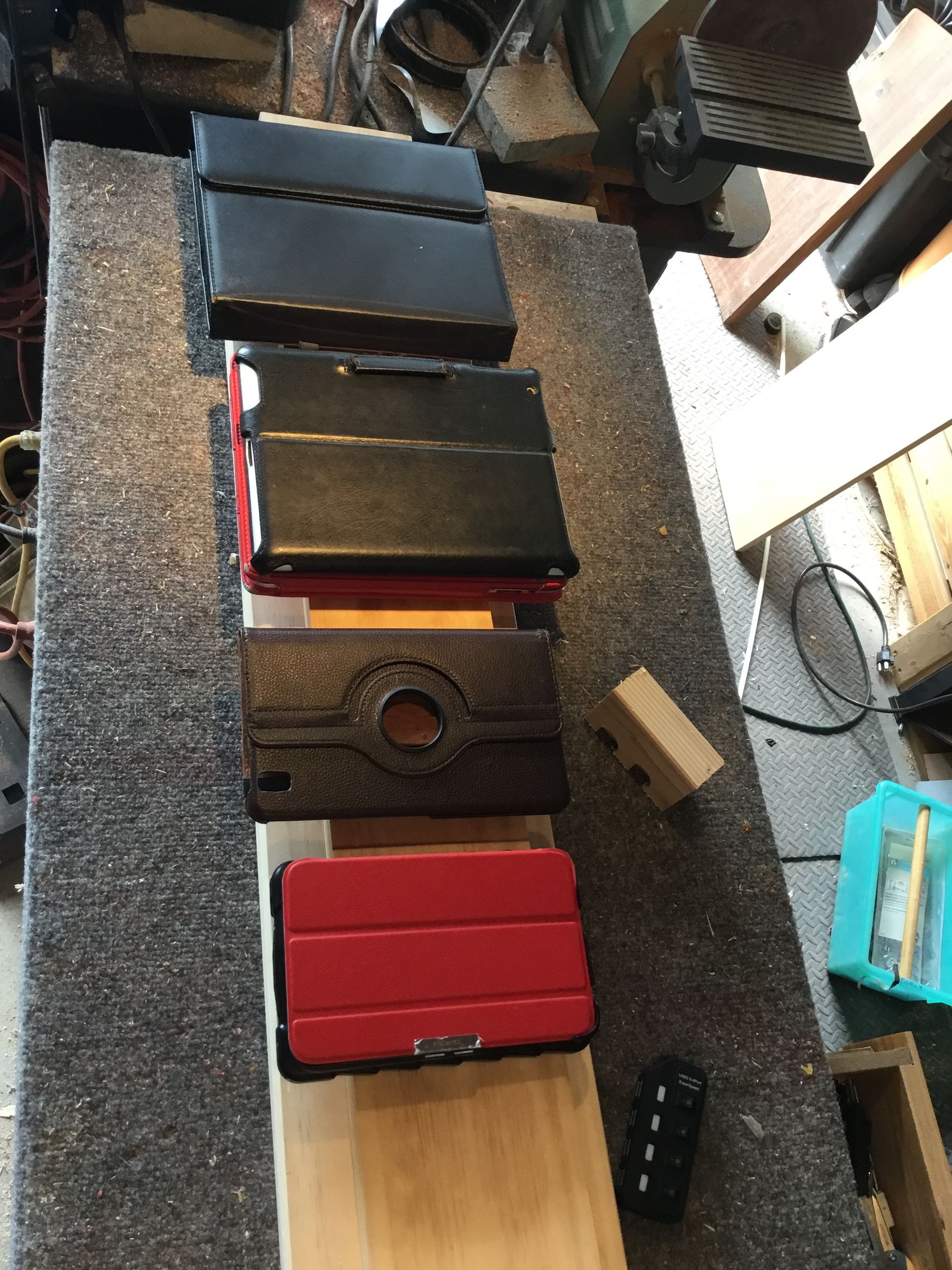 Tablet Charging Station : 5 Steps - Instructables