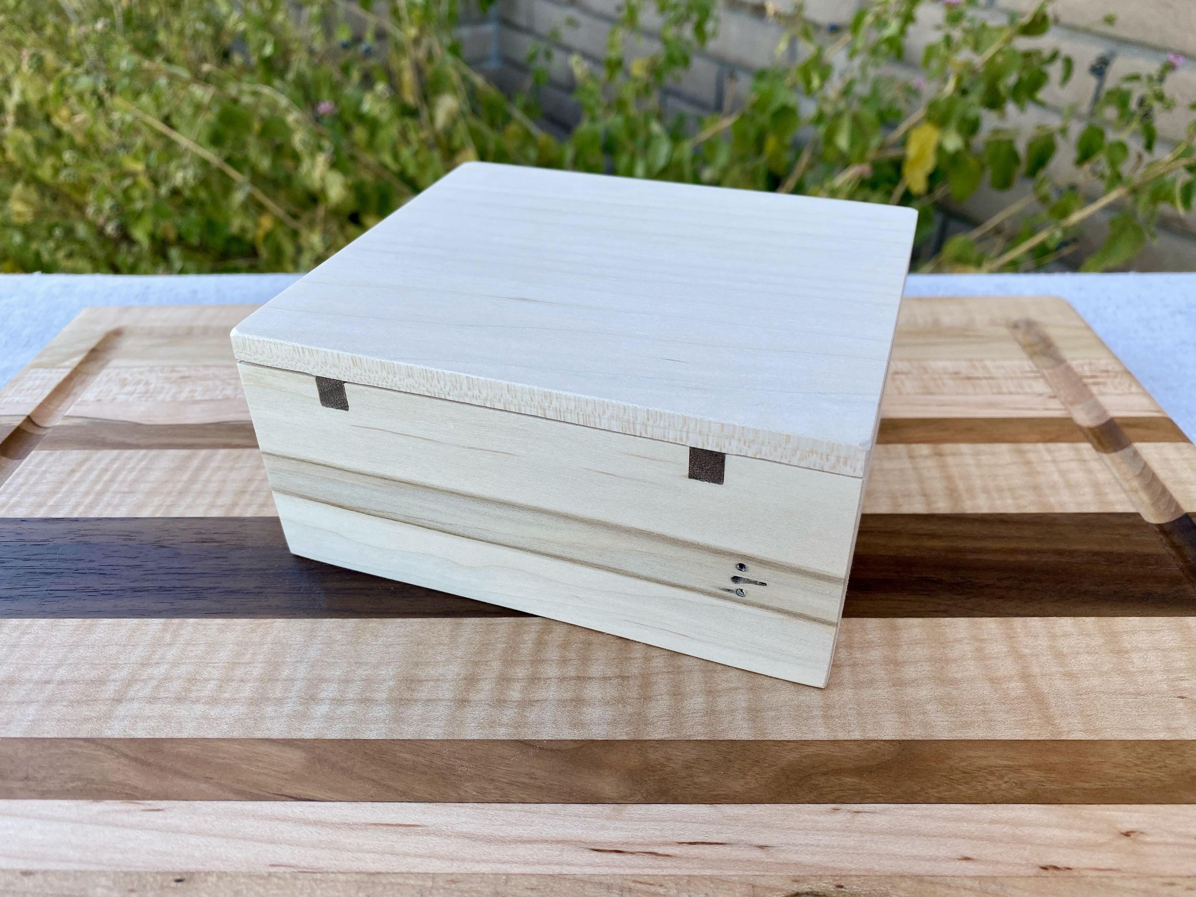 A Novel Way to Set a Box Lid : 7 Steps (with Pictures) - Instructables