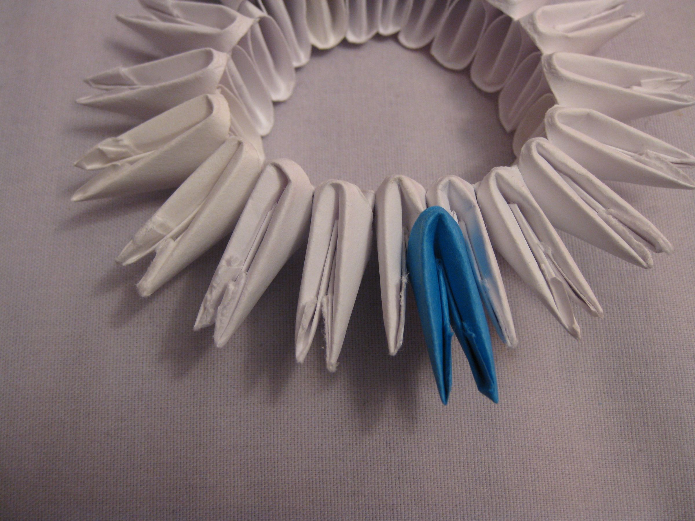 Modular Origami Swan : 11 Steps (with Pictures) - Instructables