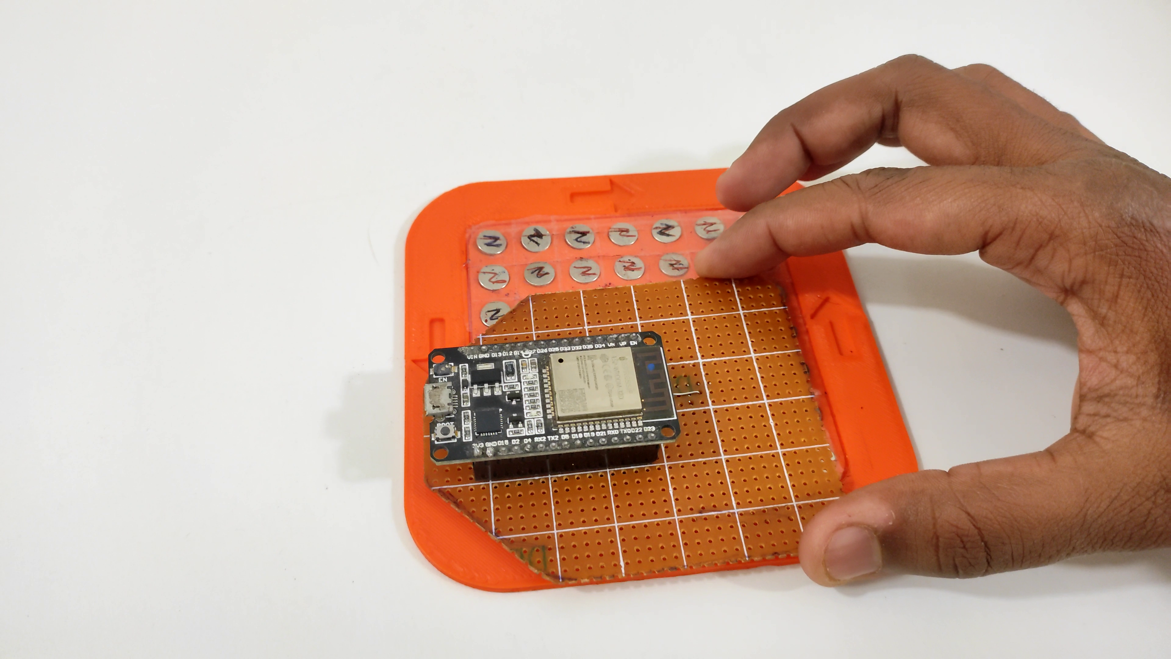 ESP-32 Based BLE Mouse With Magnetic Mouse Pad : 17 Steps (with ...