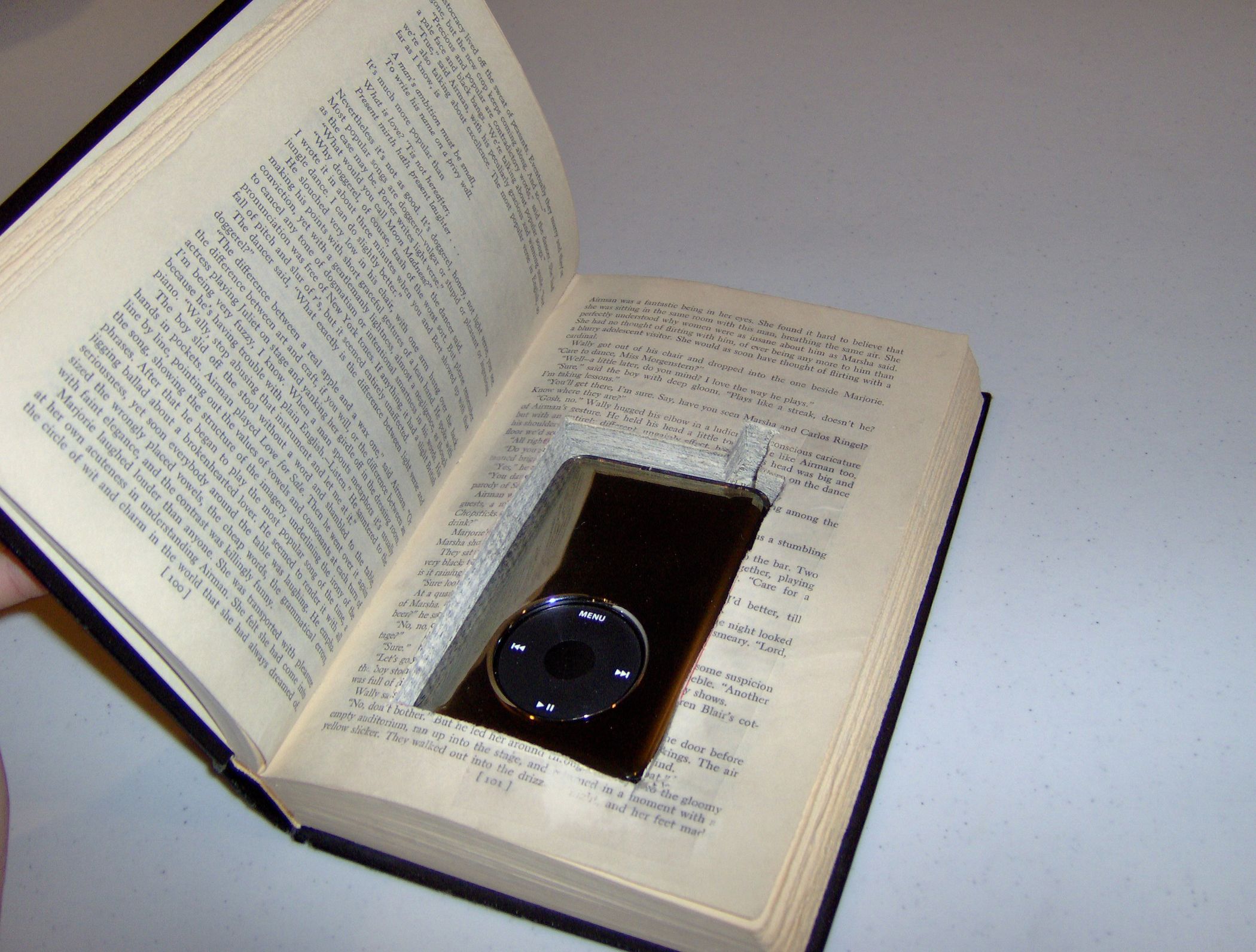 How to Make a Sweet Ipod/Electronics Case : 3 Steps - Instructables