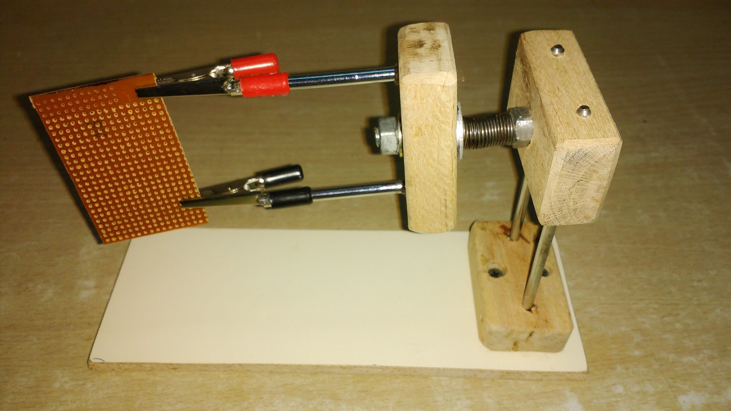 PCB HOLDER FOR EASY SOLDERING : 4 Steps (with Pictures) - Instructables