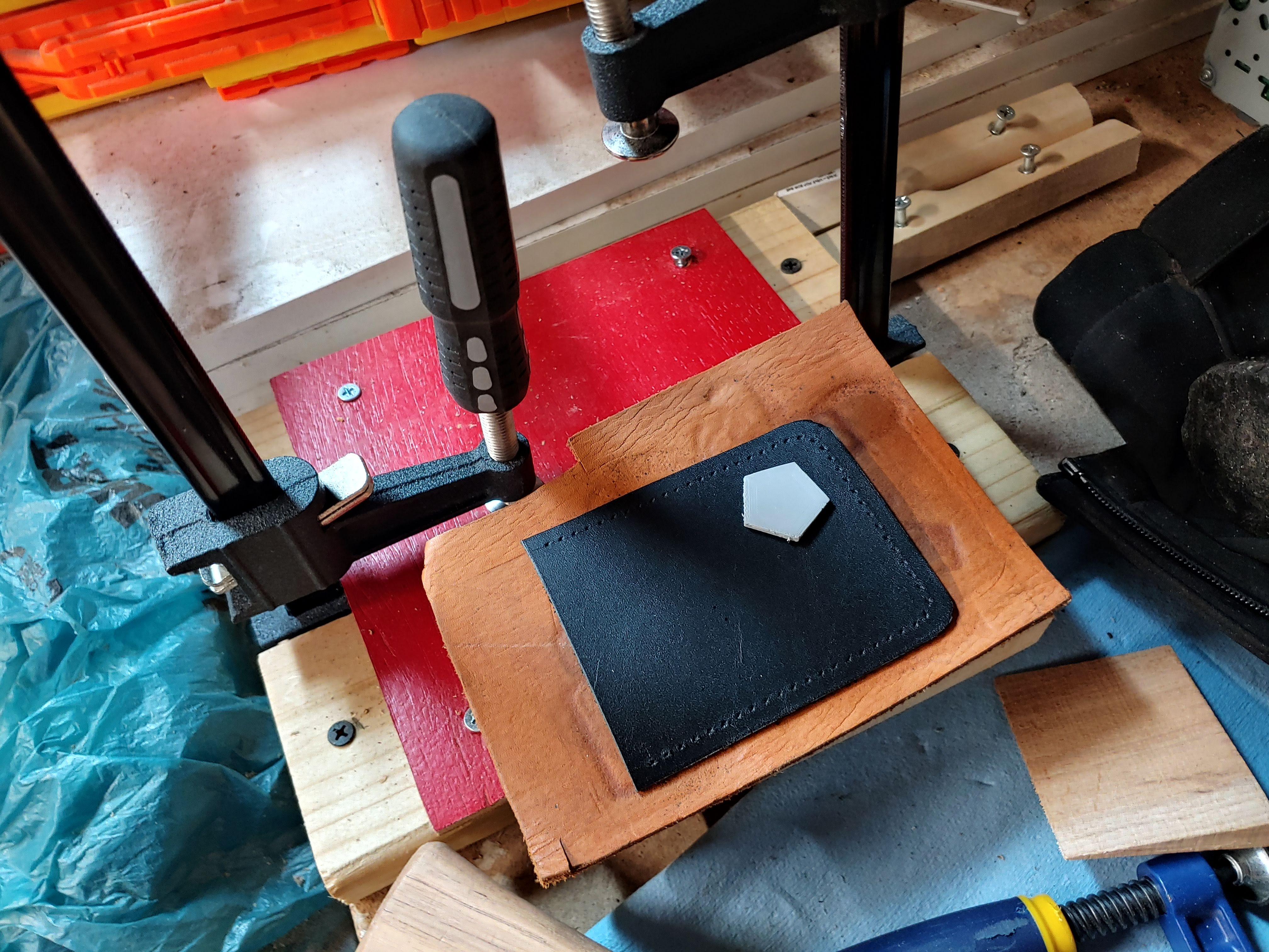 How to Make a Minimalist Wallet With a Pattern : 7 Steps (with Pictures ...