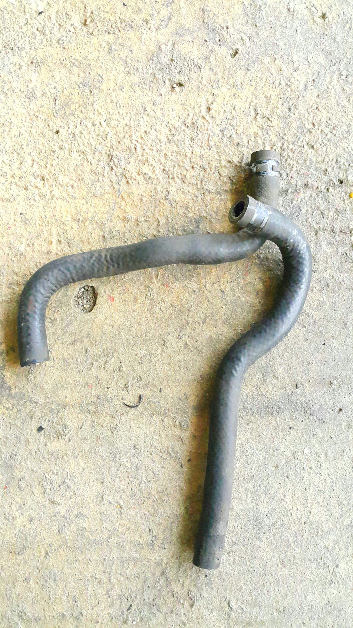 Upgrading Vacuum Hoses for Hyundai Trajet 2000. : 4 Steps - Instructables