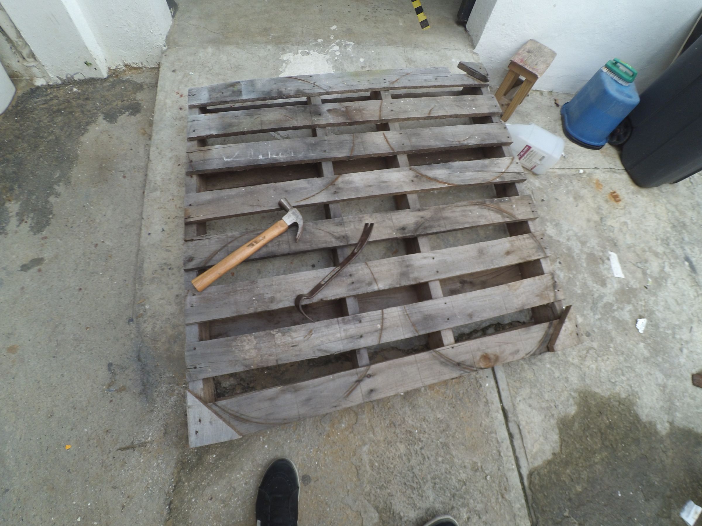 How to Dissamble Pallets : 4 Steps - Instructables