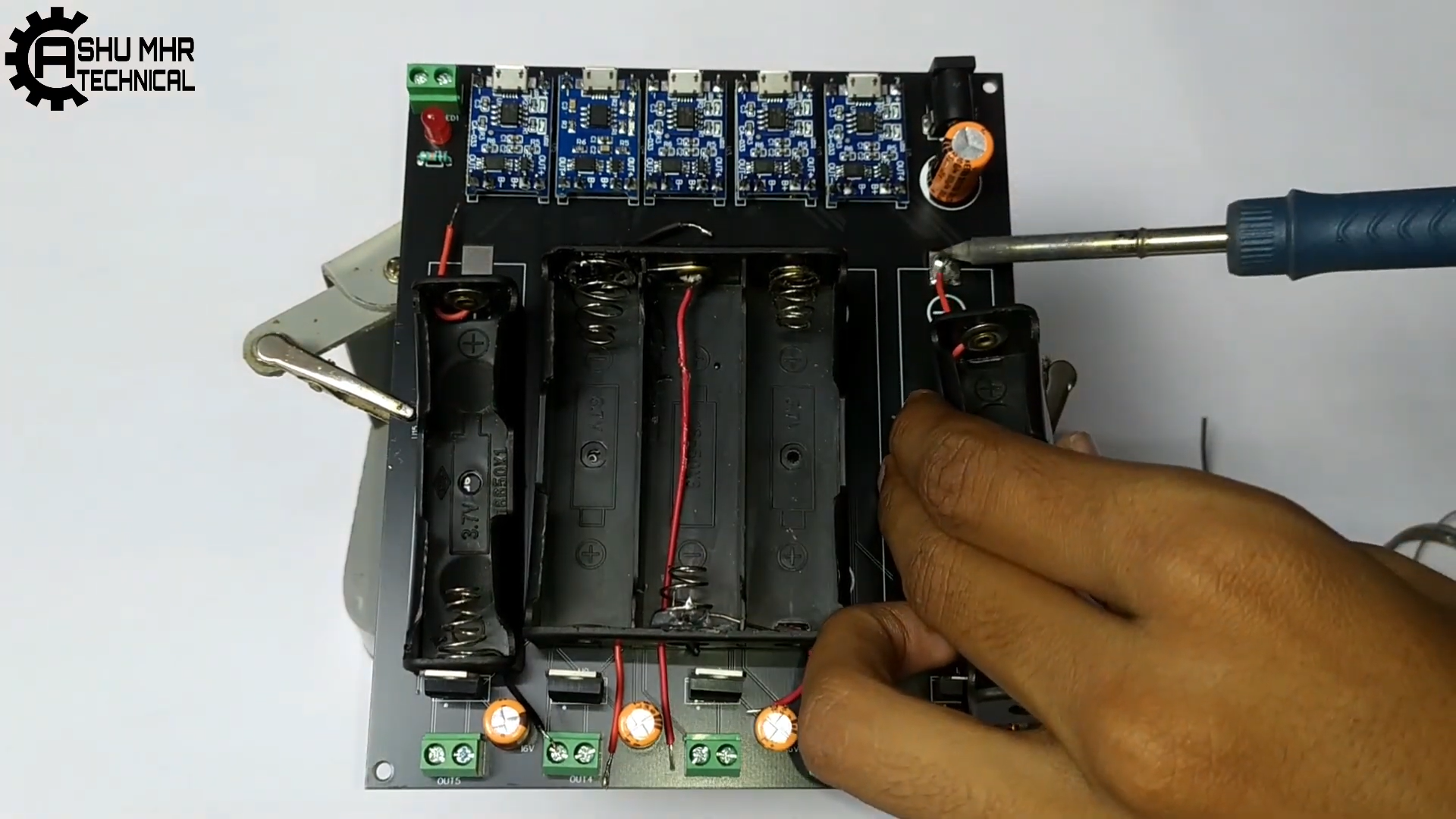 DIY 18650 Battery Charging Station : 6 Steps - Instructables
