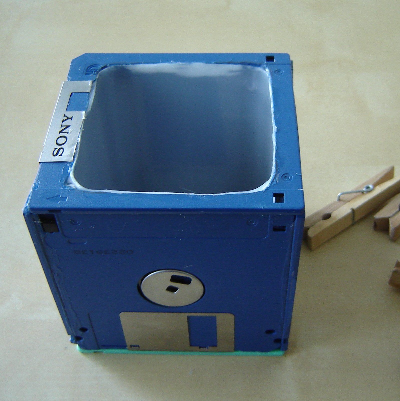 Floppy Disk Planter : 9 Steps (with Pictures) - Instructables