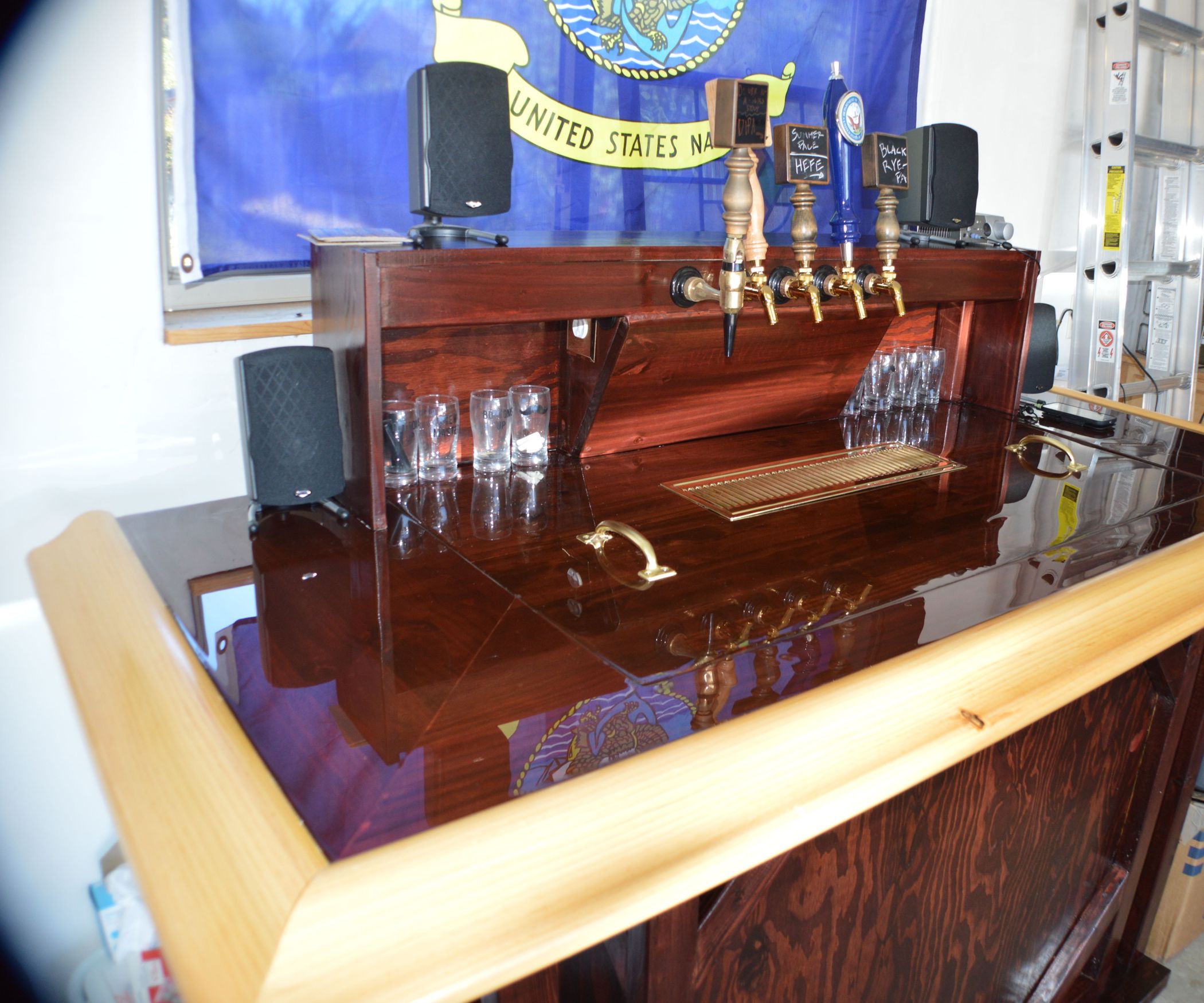 (Moveable) Home Bar Build! : 9 Steps - Instructables